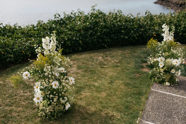 Seattle Summer Beach Wedding | Petals by Piper