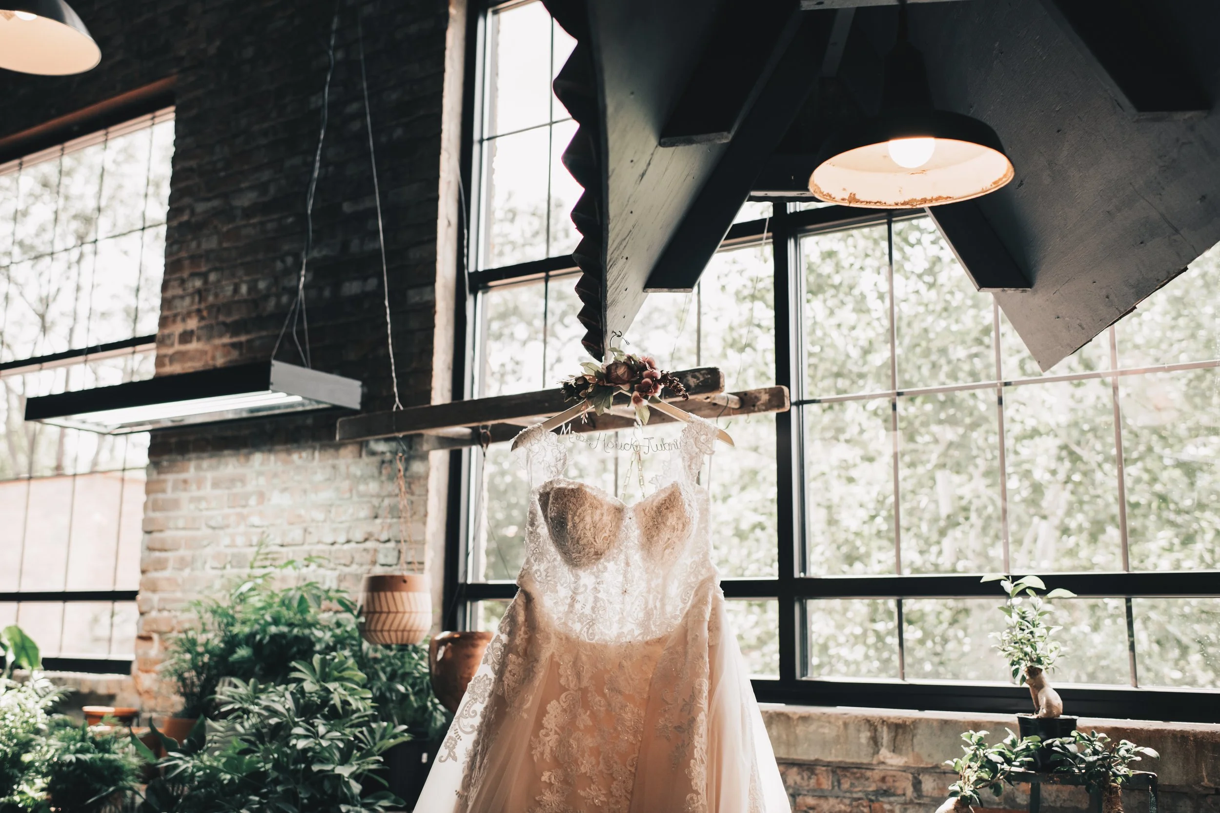 Blumen Gardens Wedding // Sycamore, IL // Sean & Sarah — Julia Maruyama ...