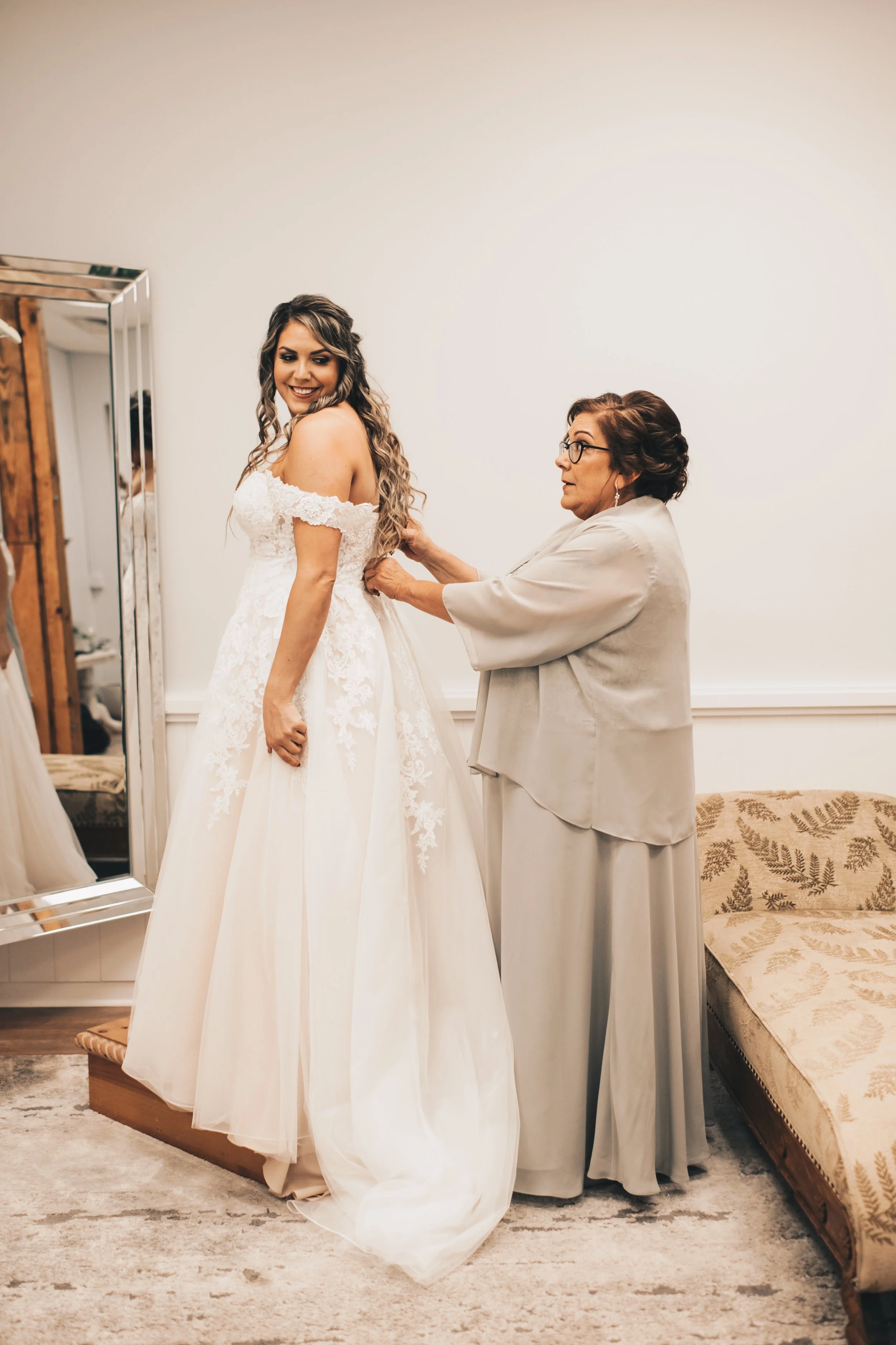 Blumen Gardens Wedding // Sycamore, IL // Sean & Sarah — Julia Maruyama ...