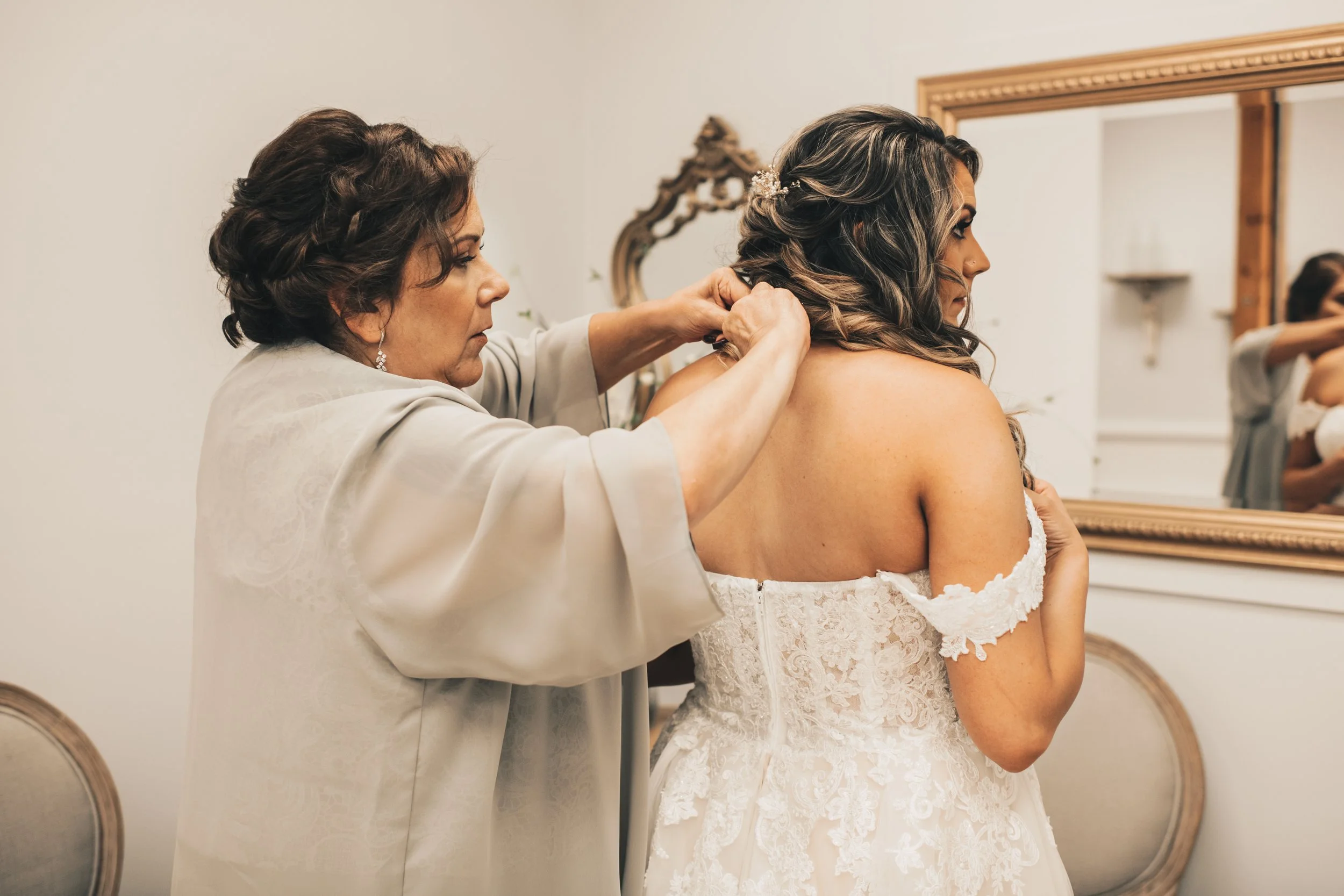 Blumen Gardens Wedding // Sycamore, IL // Sean & Sarah — Julia Maruyama ...