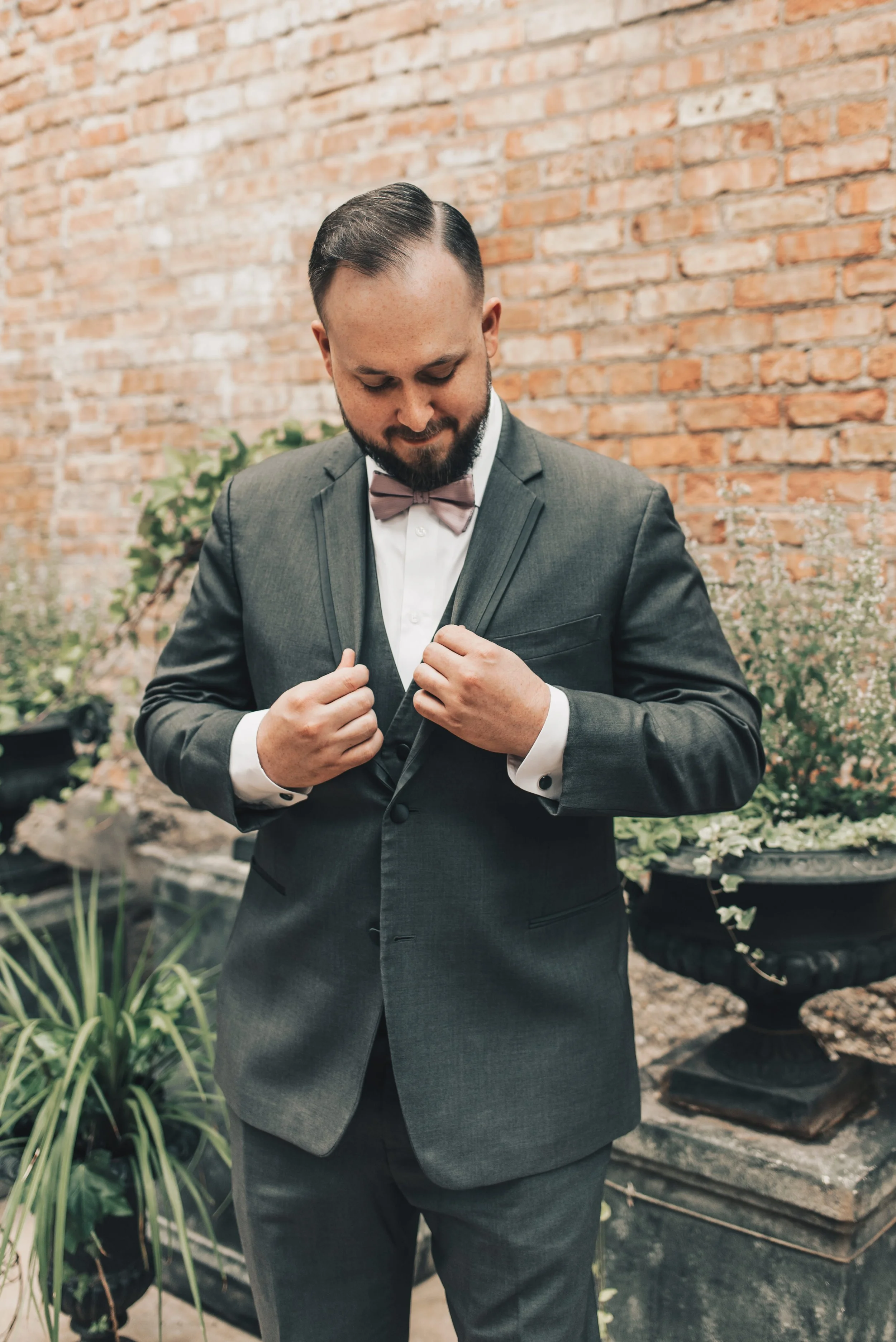 Blumen Gardens Wedding // Sycamore, IL // Sean & Sarah — Julia Maruyama ...