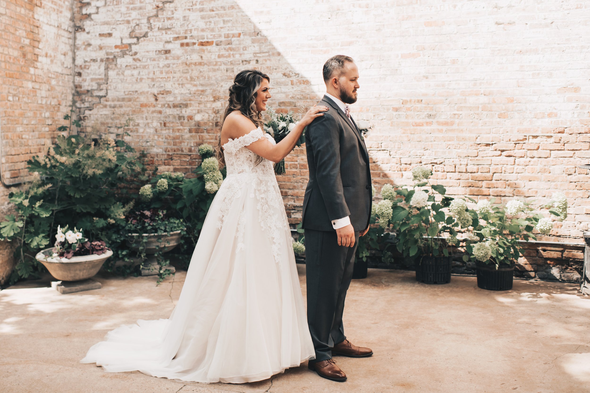 Blumen Gardens Wedding // Sycamore, IL // Sean & Sarah — Julia Maruyama ...