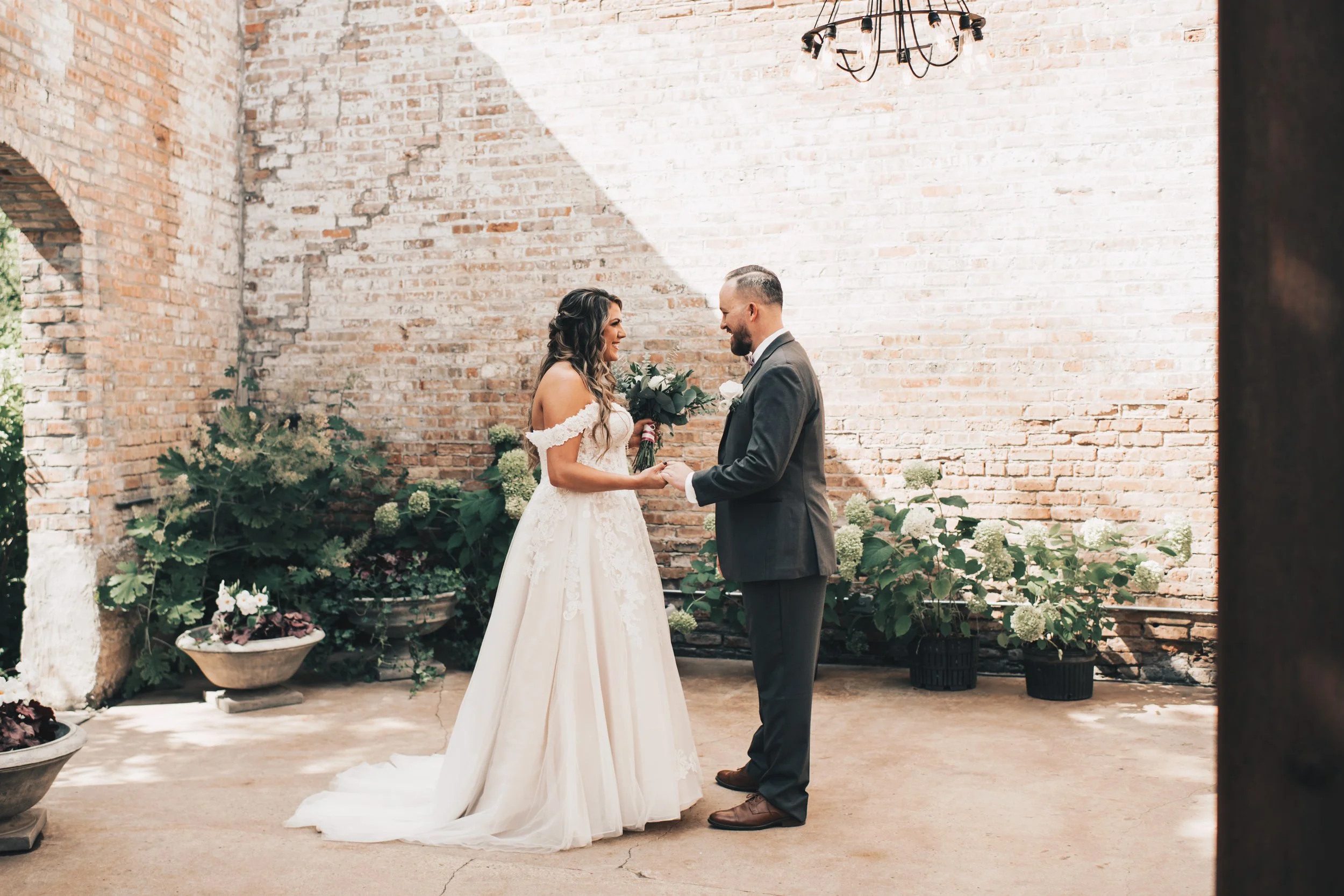 Blumen Gardens Wedding // Sycamore, IL // Sean & Sarah — Julia Maruyama ...