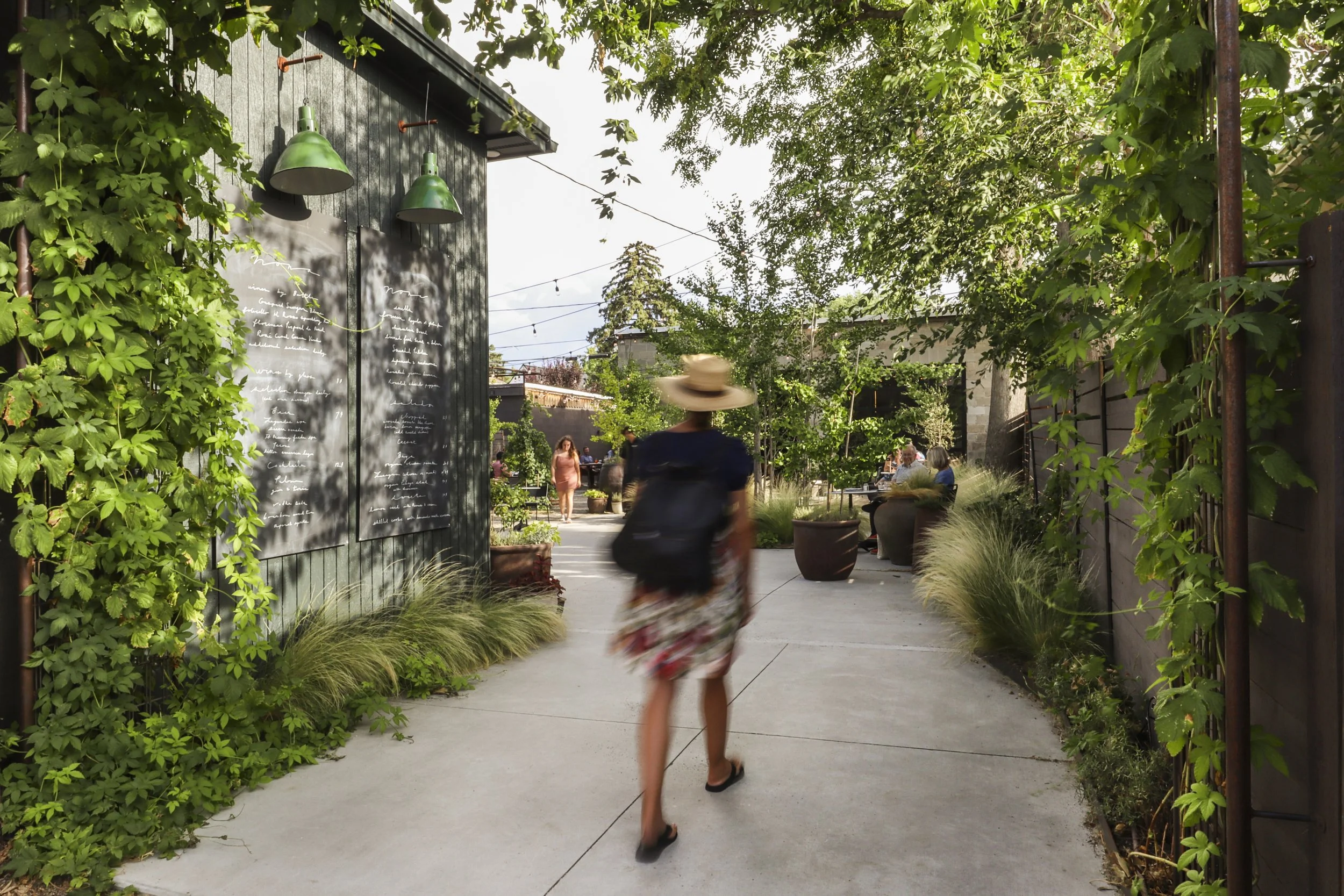 NONA Bistro — Studio LP