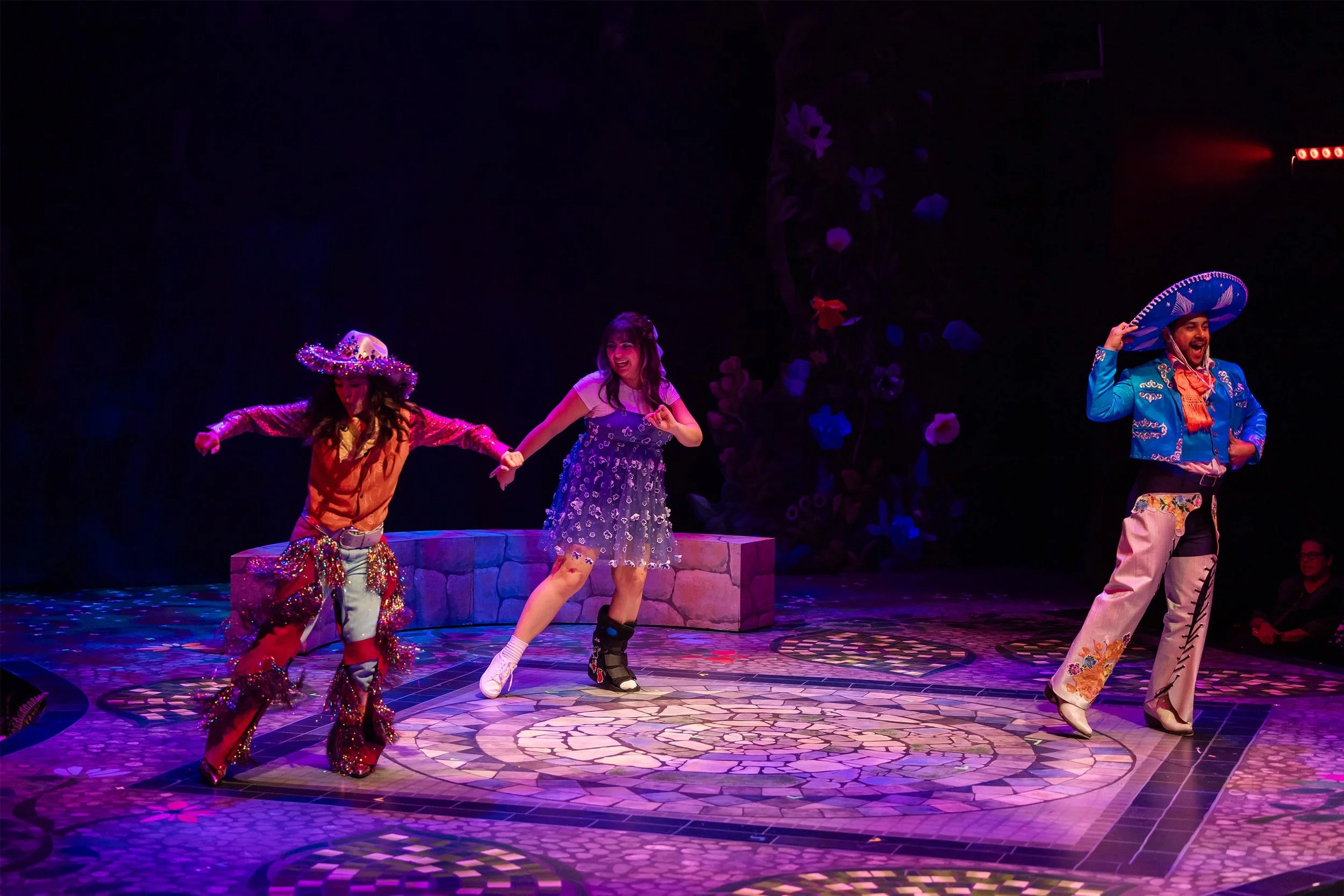 Panto Alicia in Wonderland — home