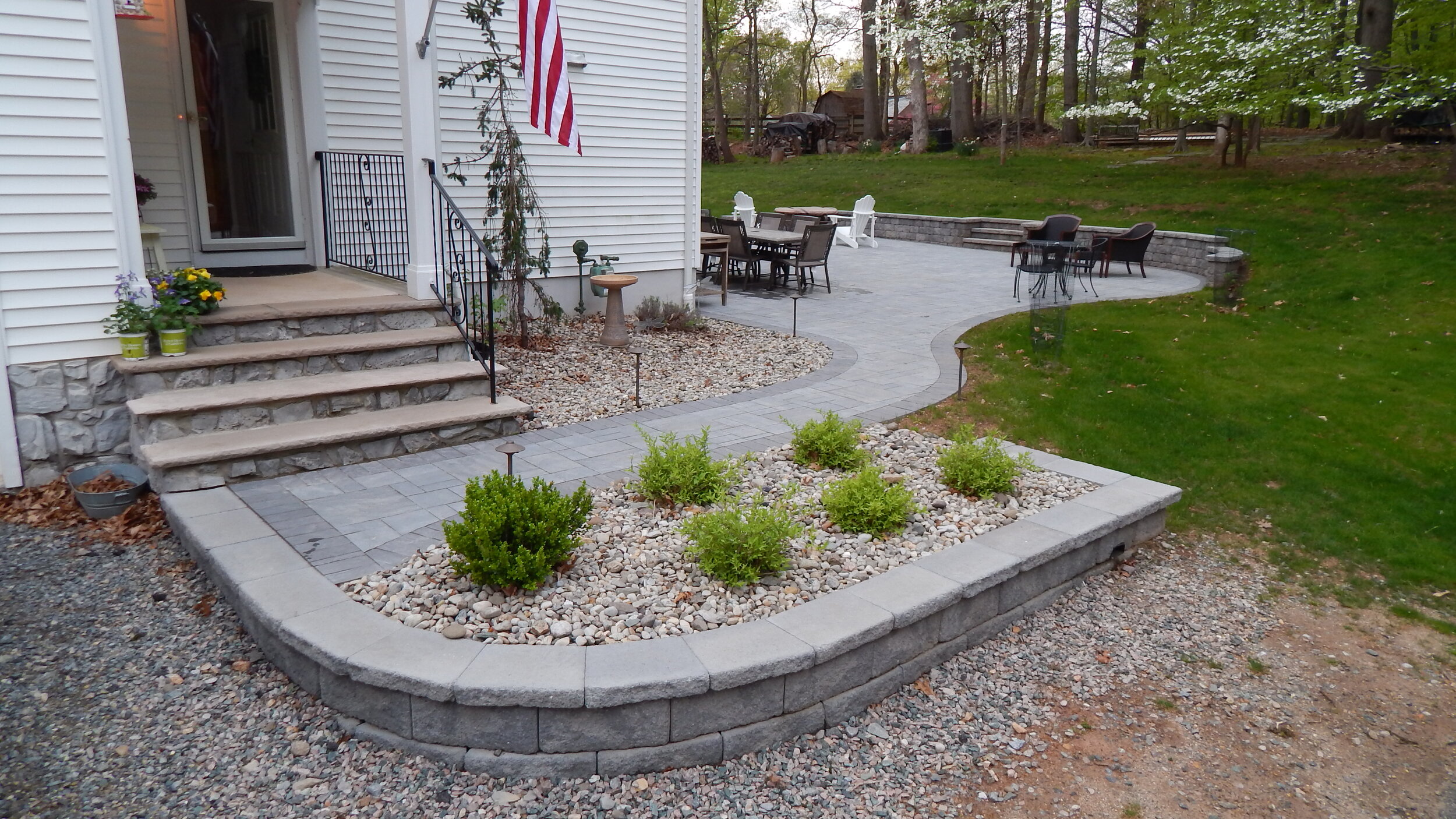 Segmental Retaining Walls — General Pavingstones LLC Segmental Retaining Walls — General Pavingstones LLC