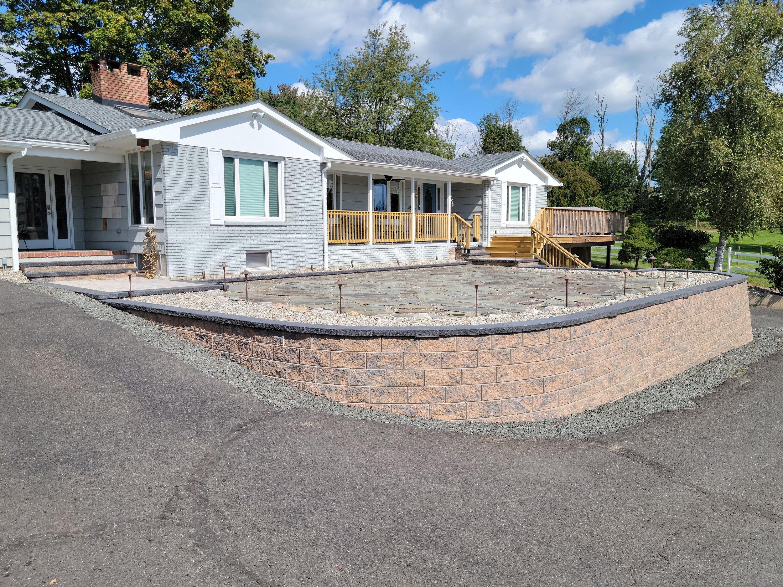 Segmental Retaining Walls — General Pavingstones LLC Segmental Retaining Walls — General Pavingstones LLC