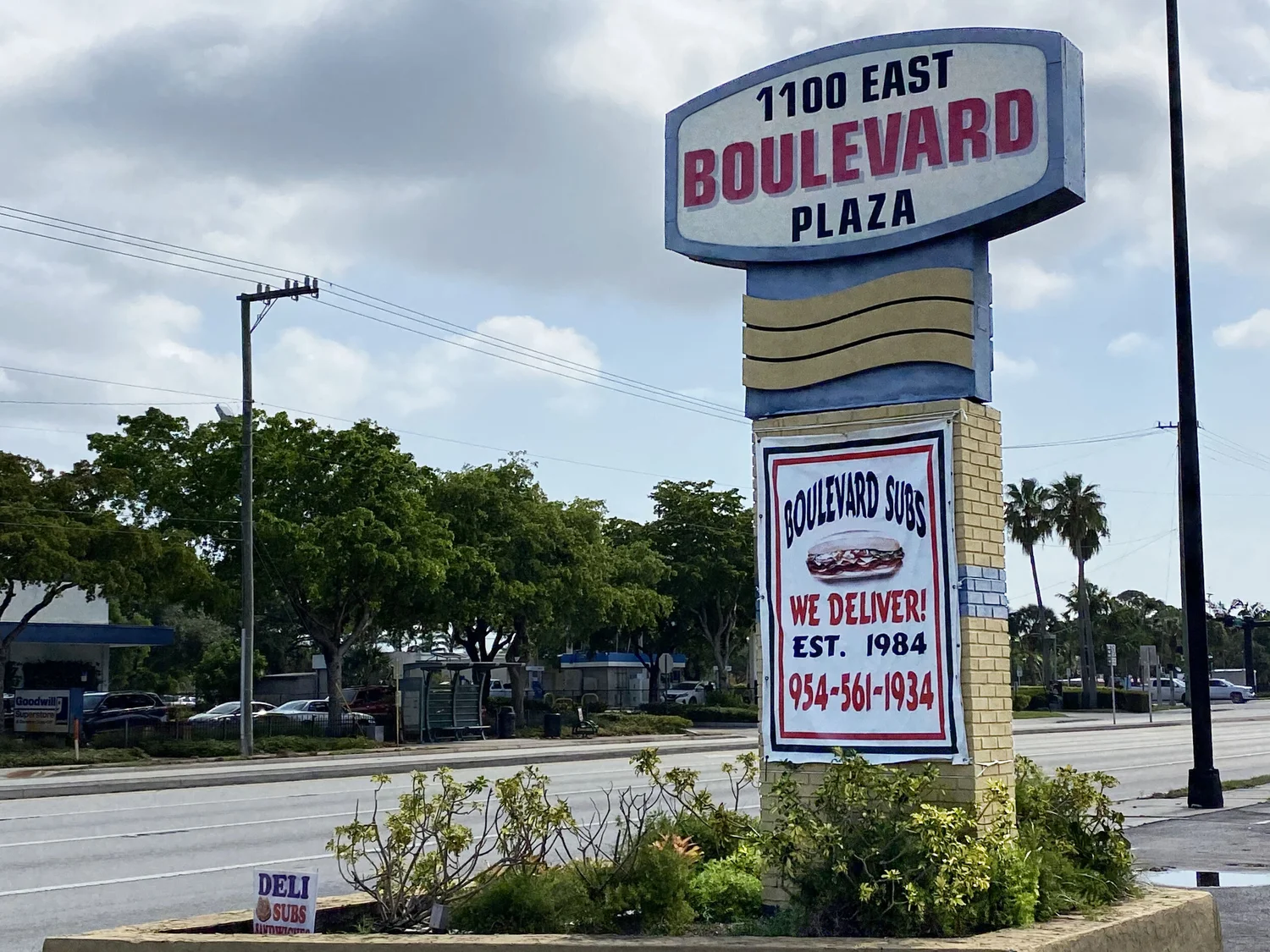 BOULEVARD SUBS
