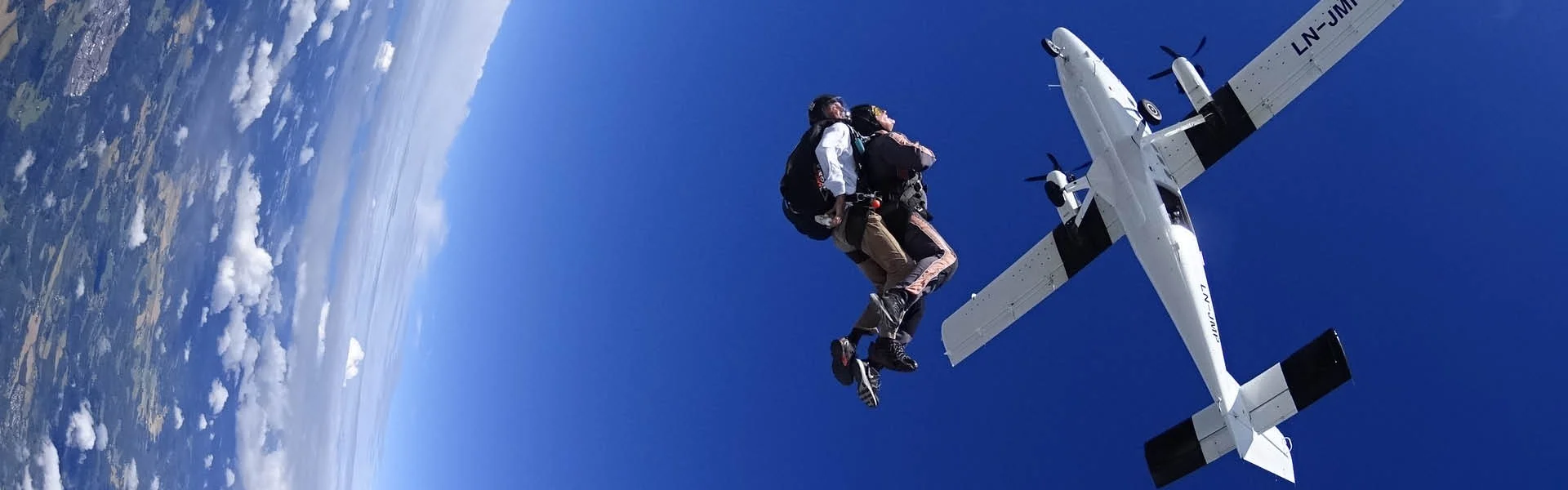 Tandem nærmest Oslo | Hoppe fallskjerm | Skydive Tønsberg — Skydive Tønsberg