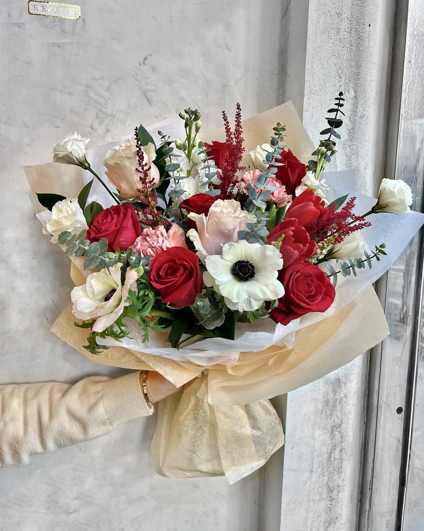 REMI Flower & Coffee | A shop for cut flowers, plants, and coffee. We ...