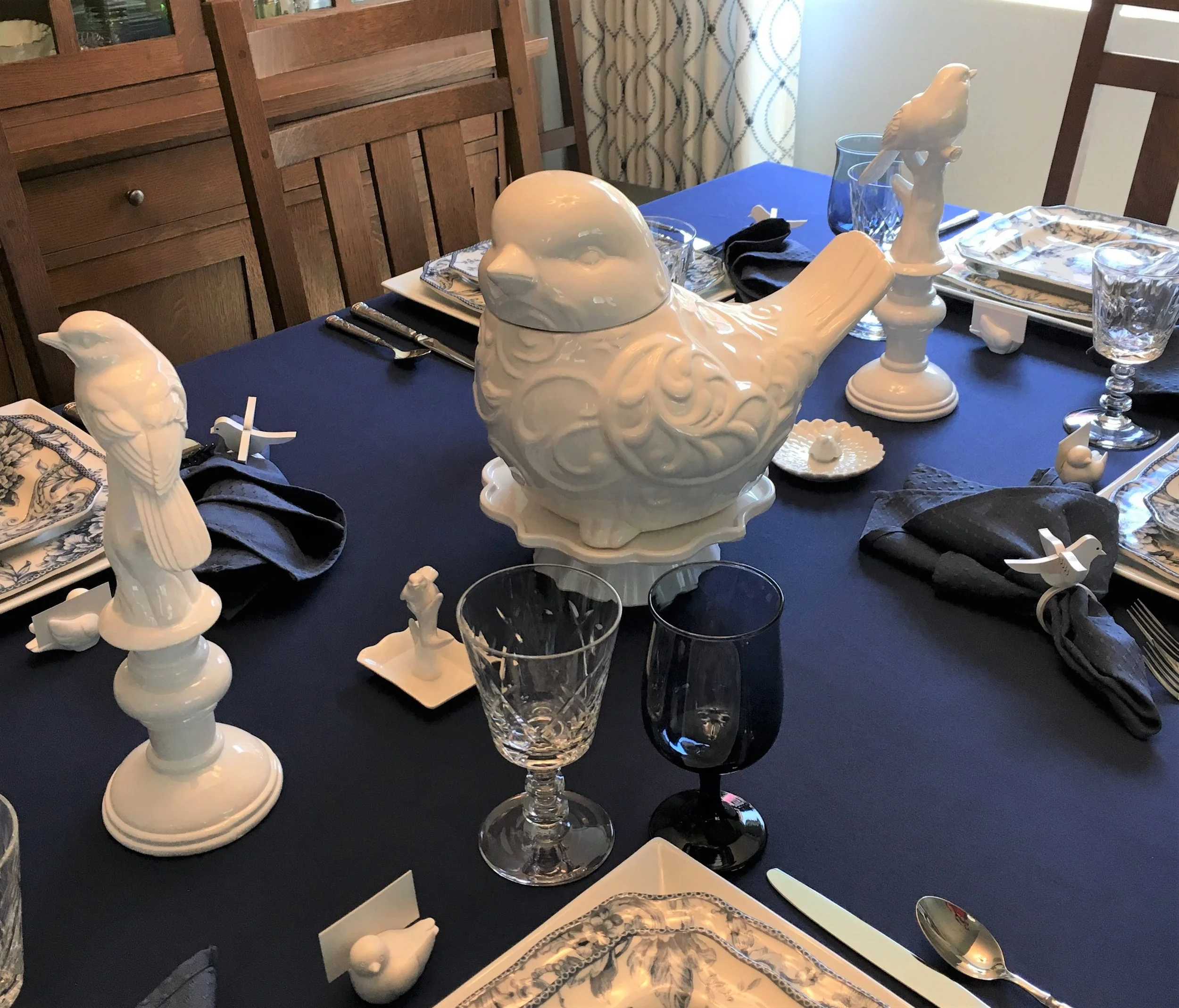 A Tablescape for the Birds — Whispers of the Heart