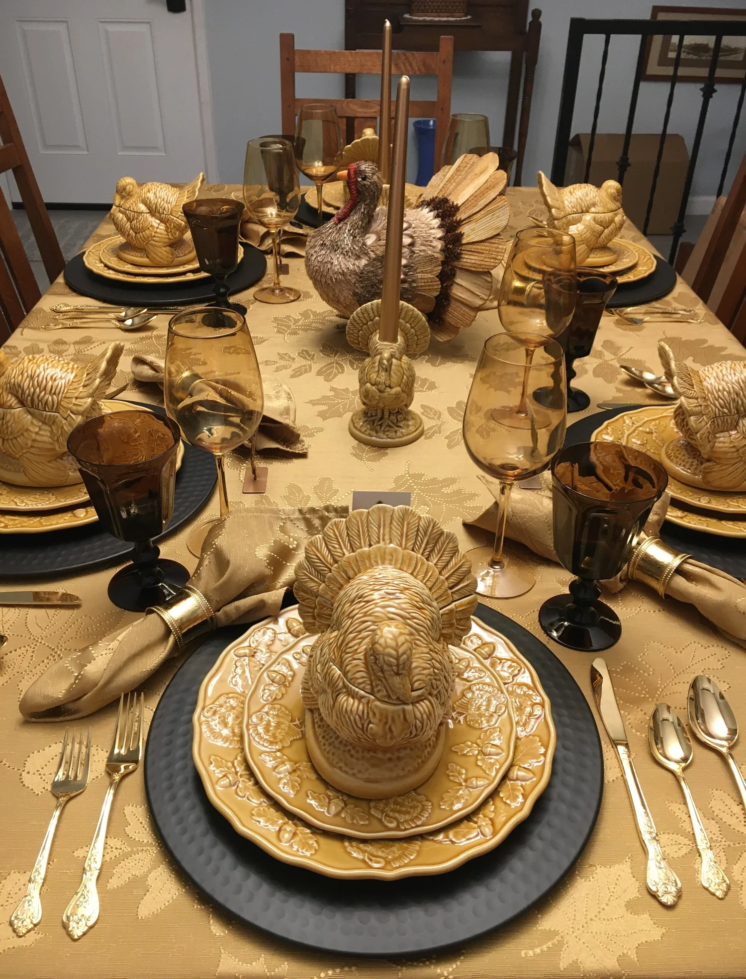 A Go for the Gold Turkey Tablescape for Thanksgiving — Whispers of the ...