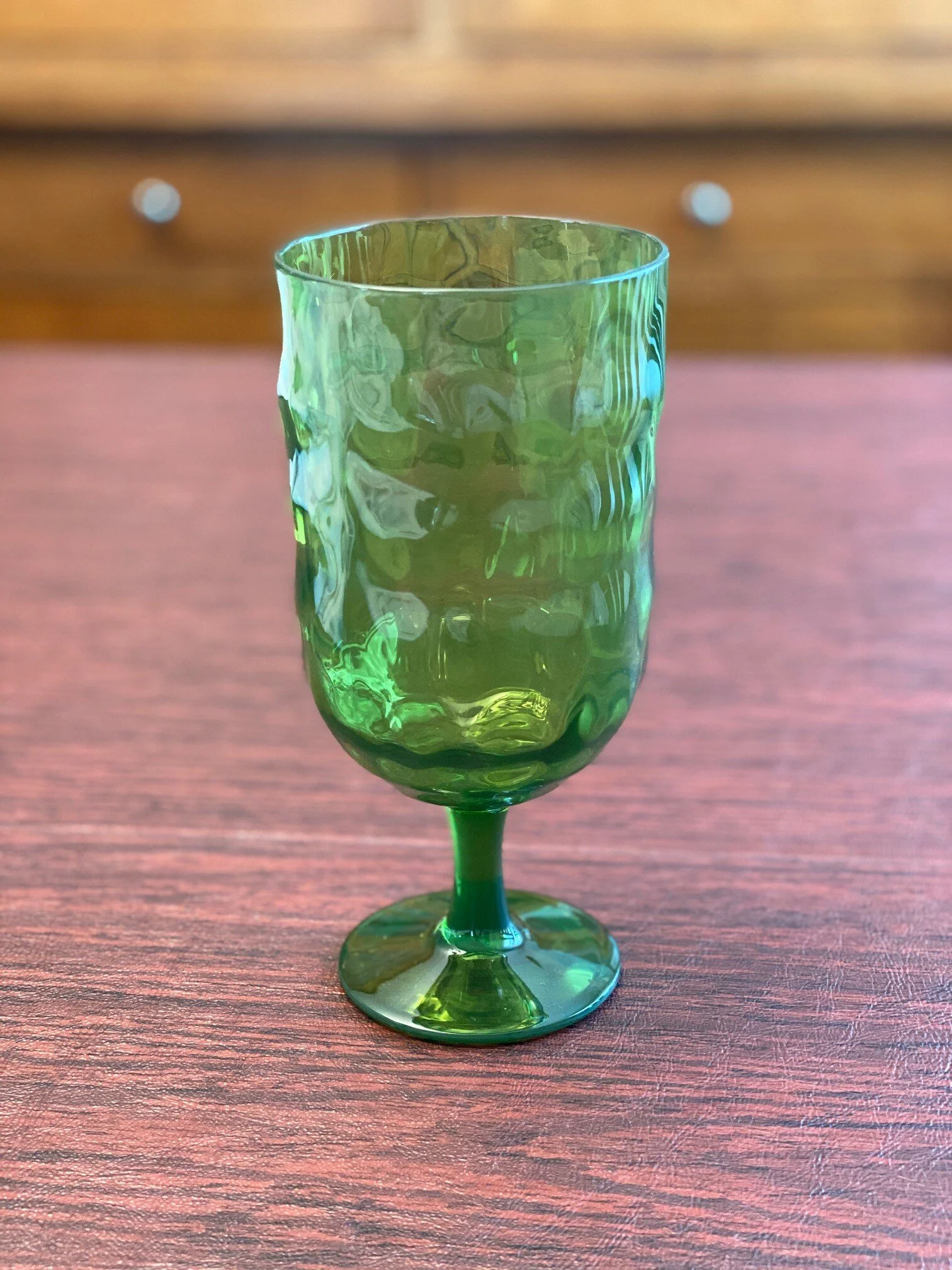 How to Tablescape, Choosing the Right Goblet Colors for Your Table ...