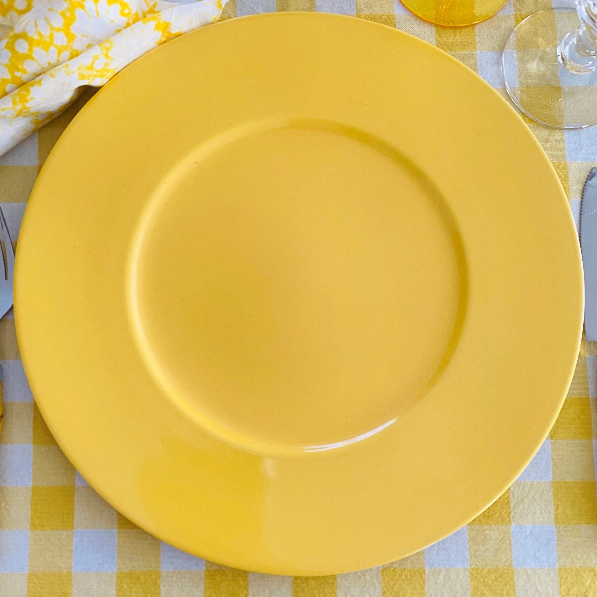 Tablescaping DIY, Part 2, Choosing what Plates to Buy, Chargers ...