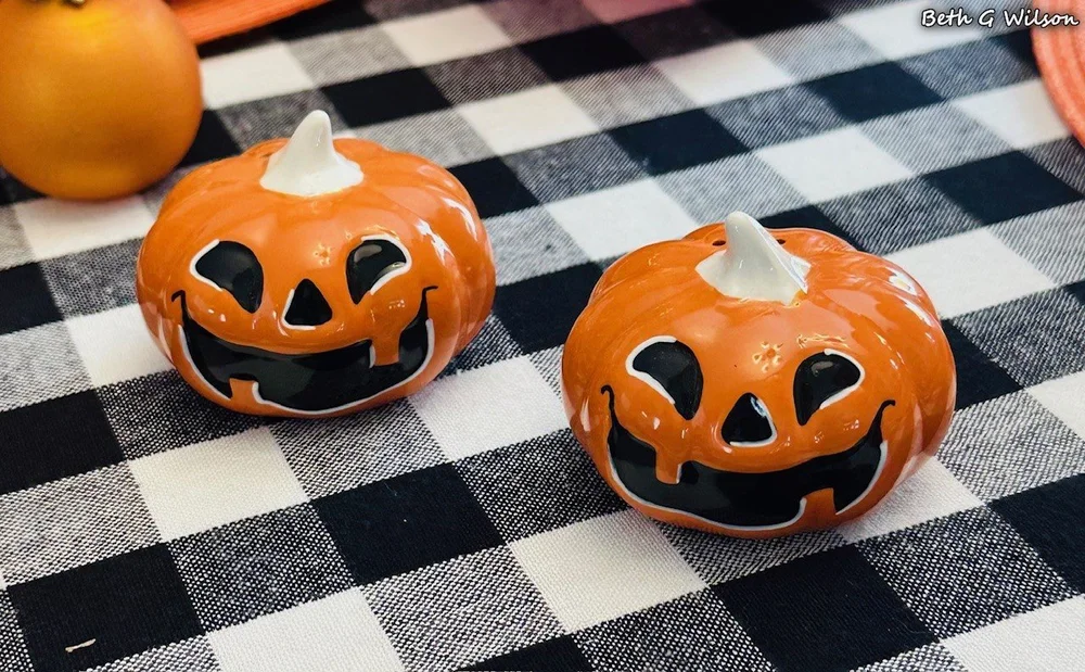 Jack-O'-Lanterns on a Halloween Tablescape — Whispers of the Heart
