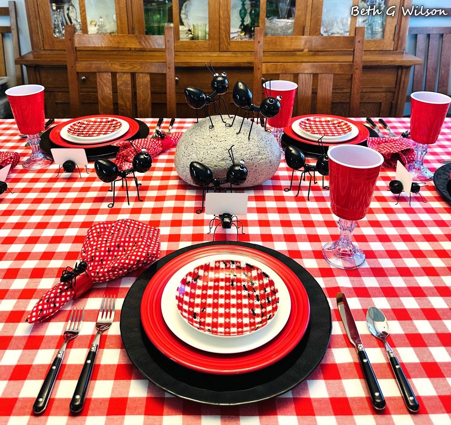 Ants-tertainment on a Summer Picnic Tablescape — Whispers of the Heart