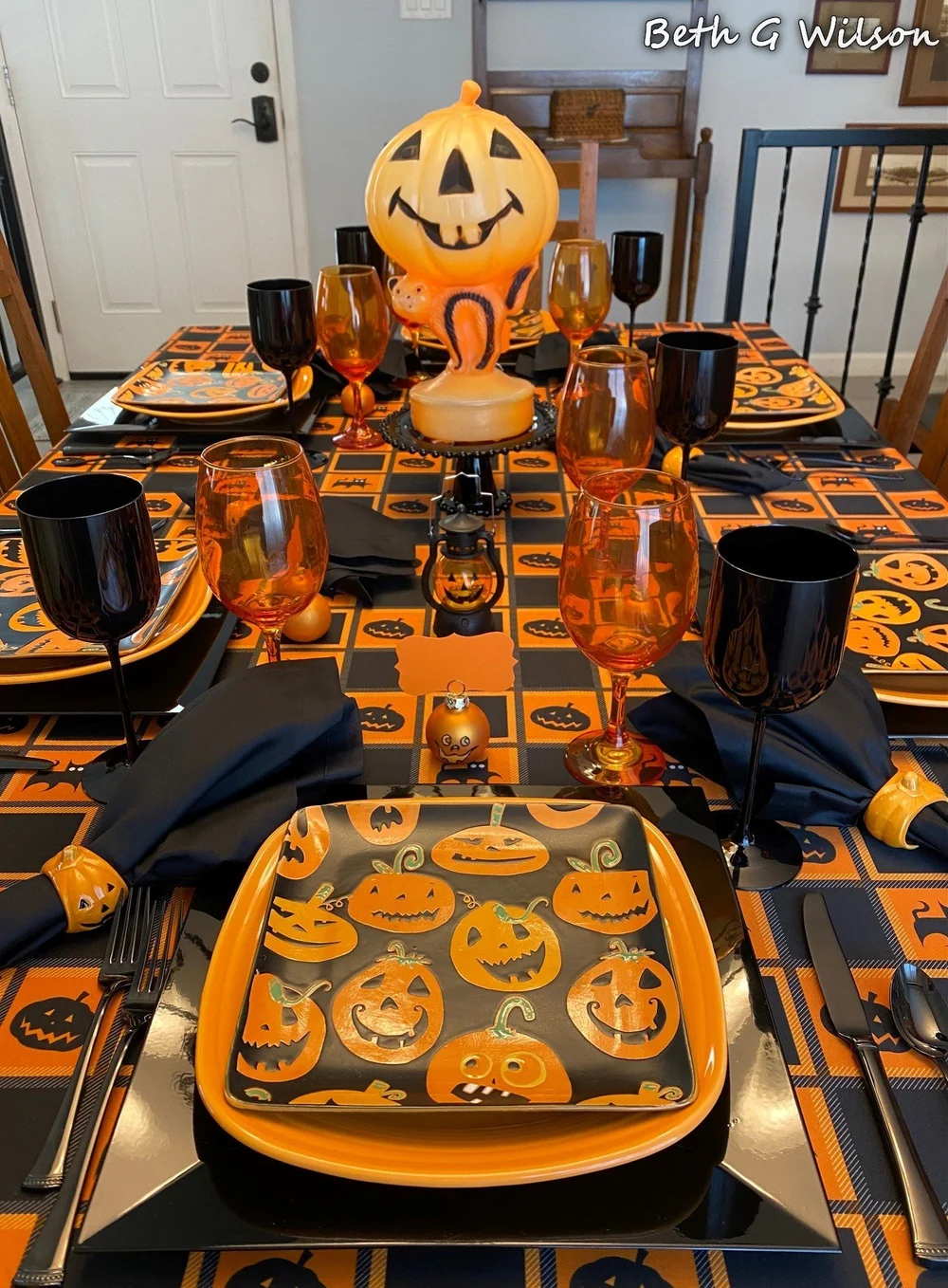 Jack-O'-Lanterns on a Halloween Tablescape — Whispers of the Heart