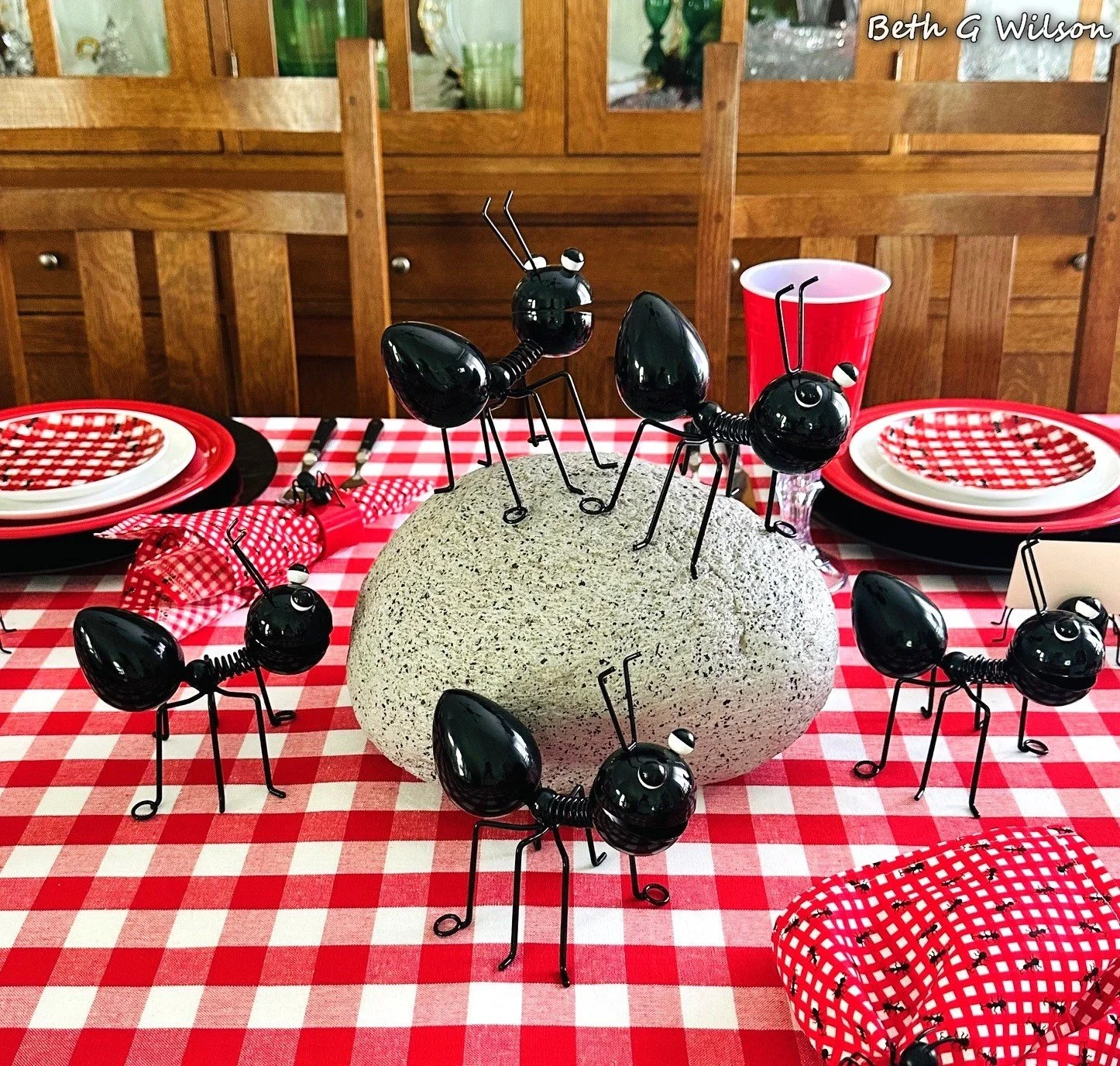 Ants-tertainment on a Summer Picnic Tablescape — Whispers of the Heart