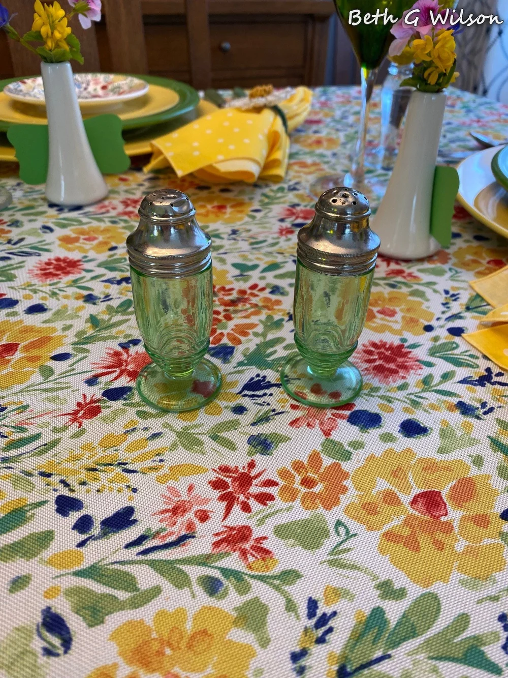 Flowers on a Spring Tablescape — Whispers of the Heart