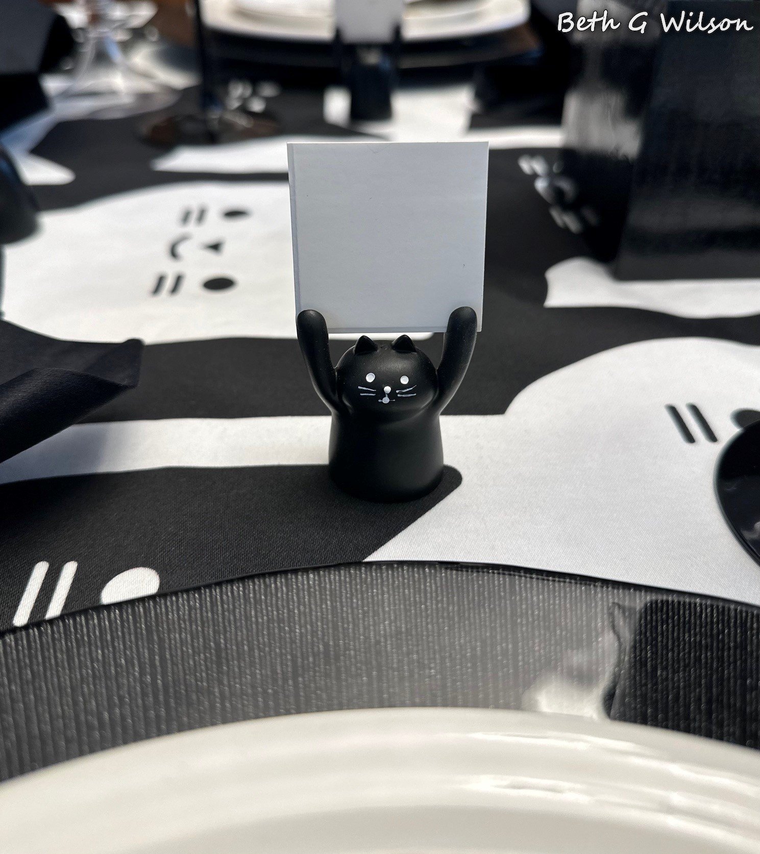 Cats on the Tablescape — Whispers of the Heart