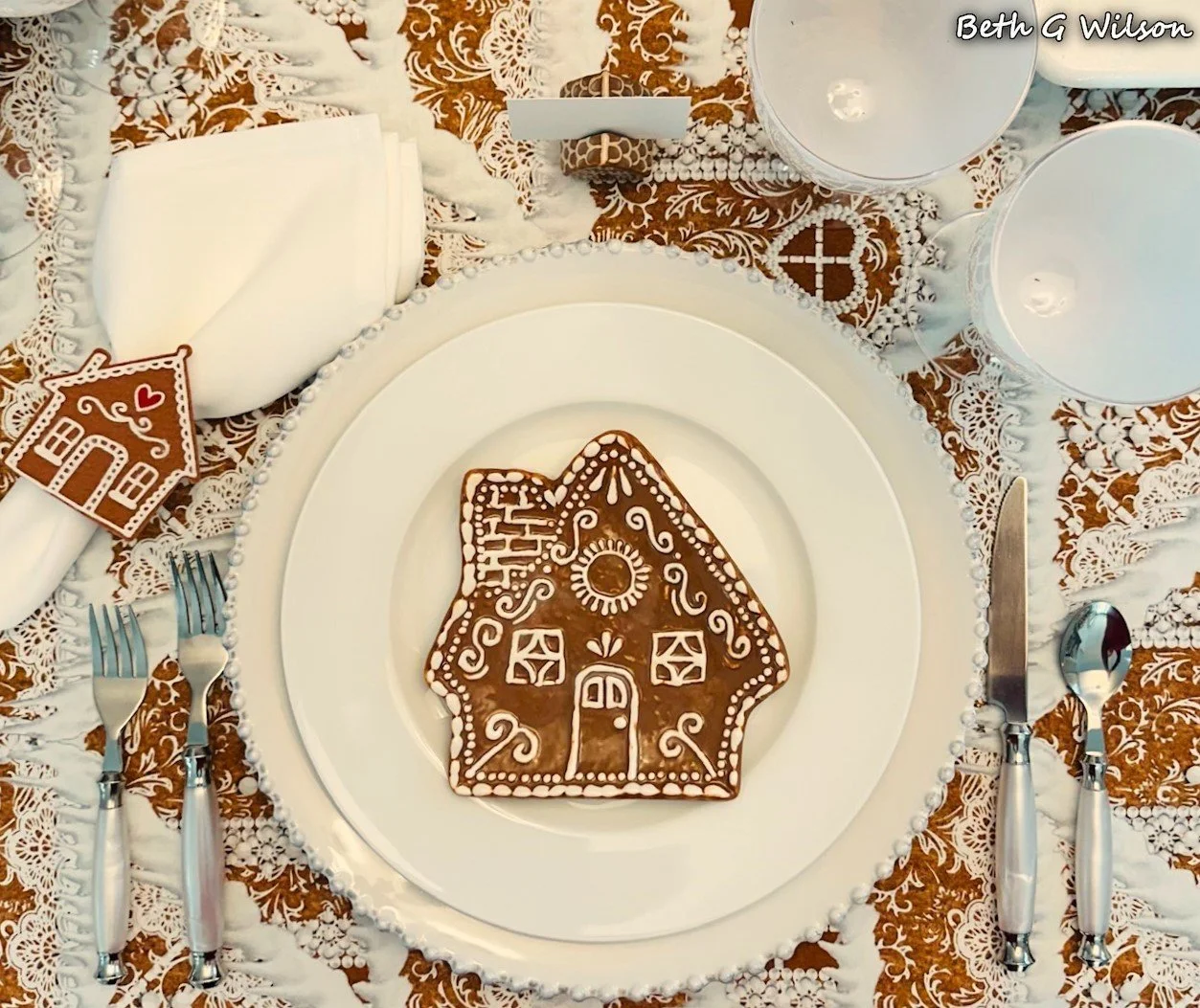 Gingerbread on a Christmas Tablescape — Whispers of the Heart