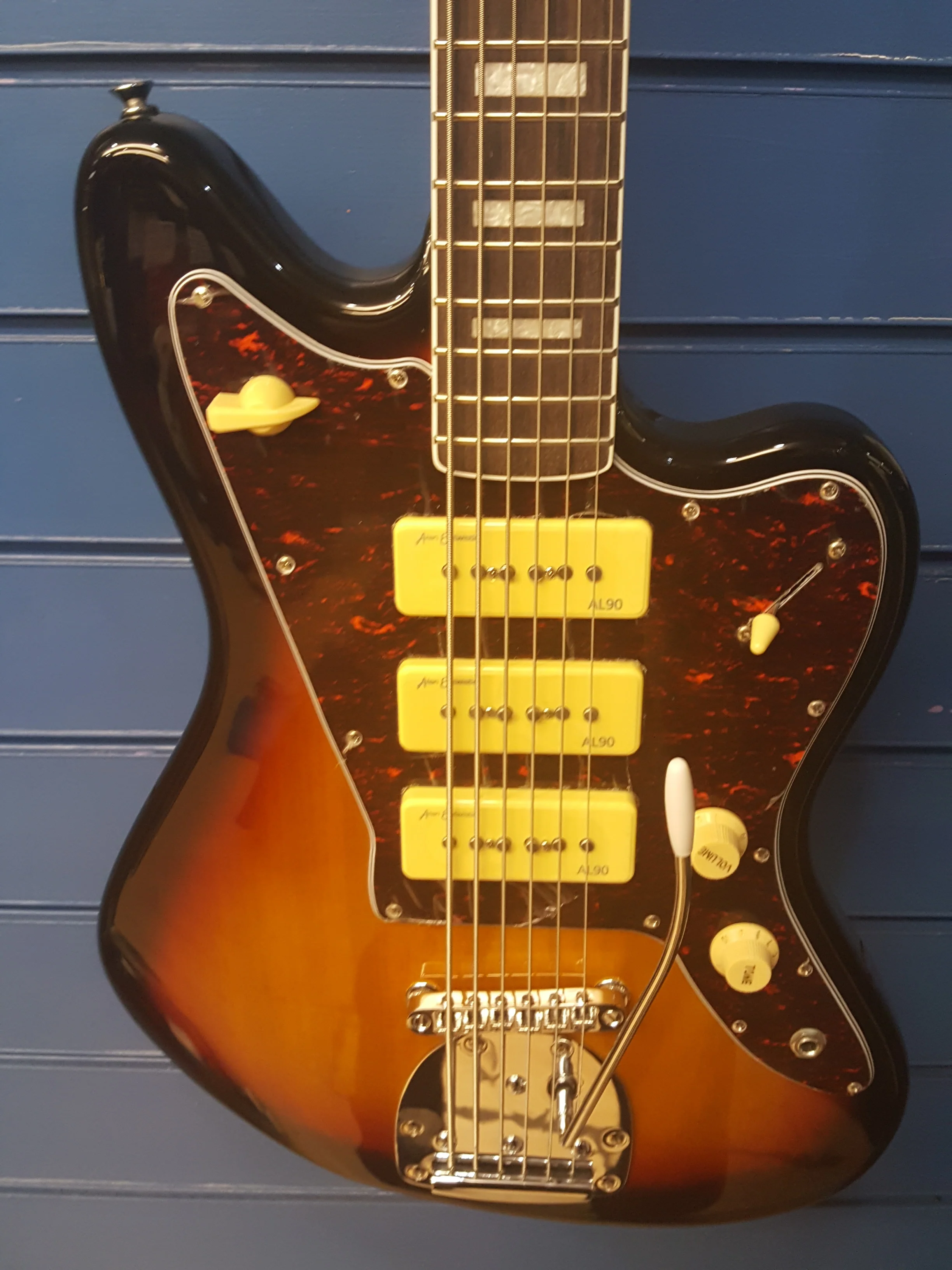 basses — Mudpie Music