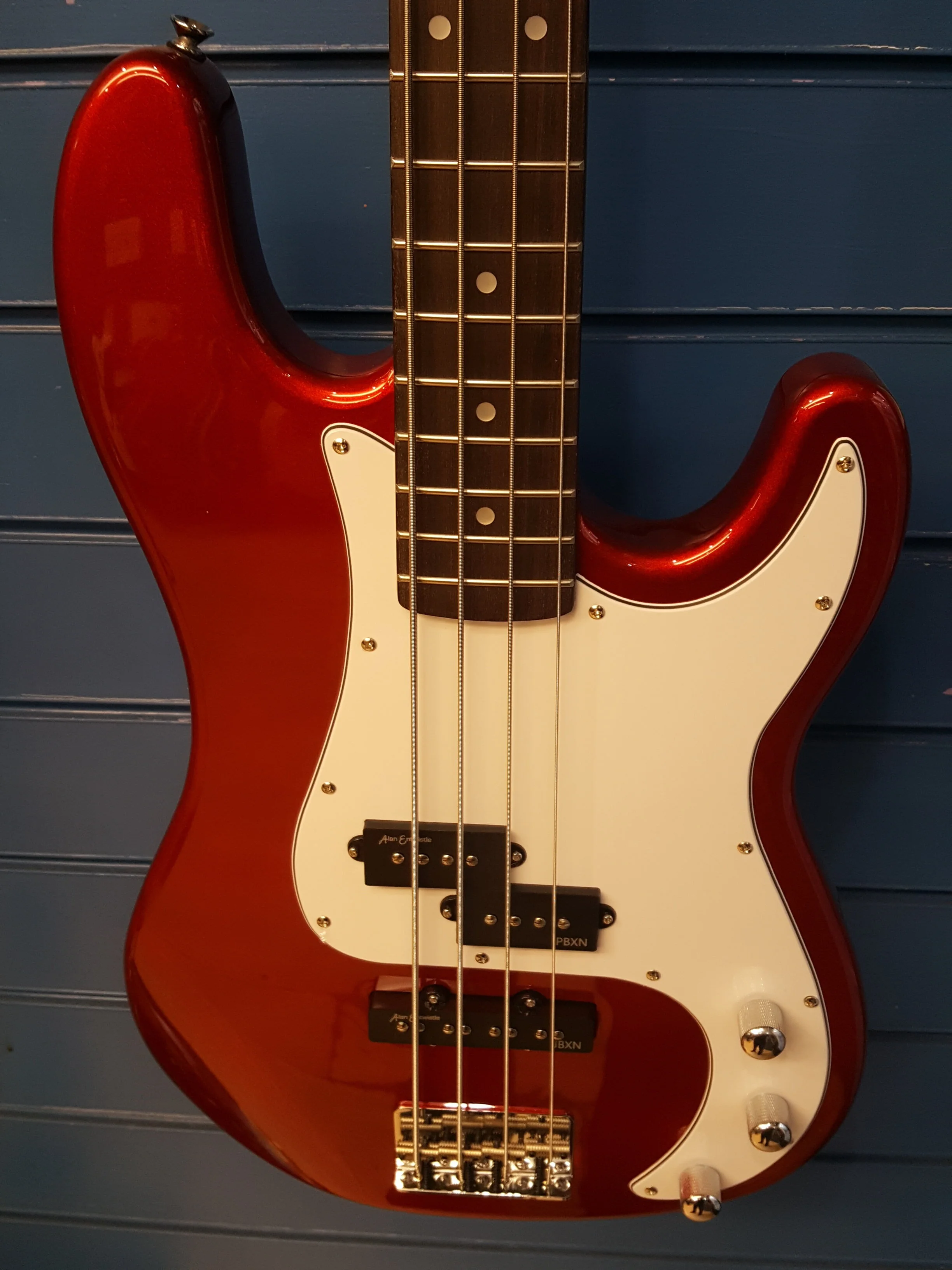 basses — Mudpie Music