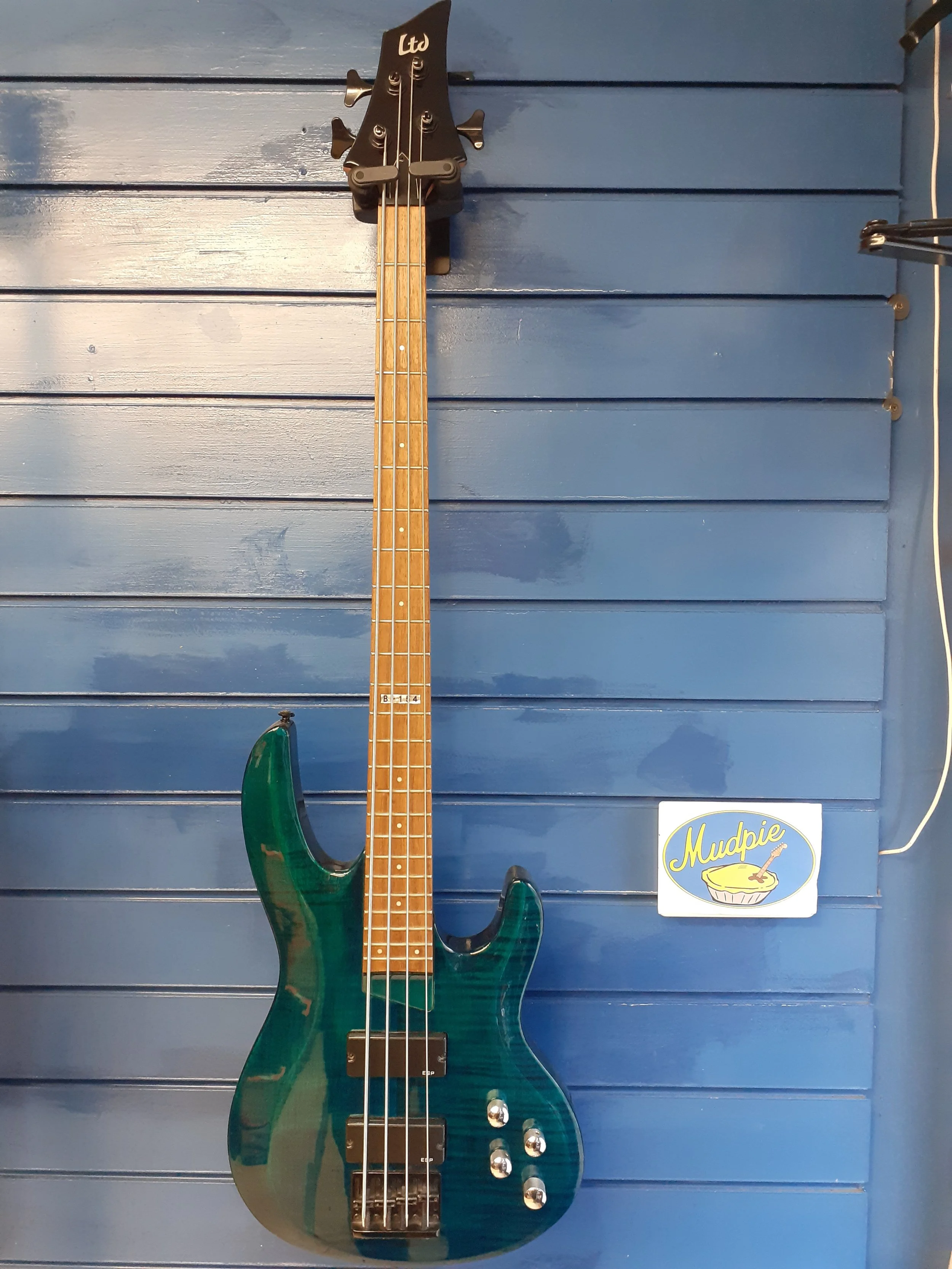 basses — Mudpie Music