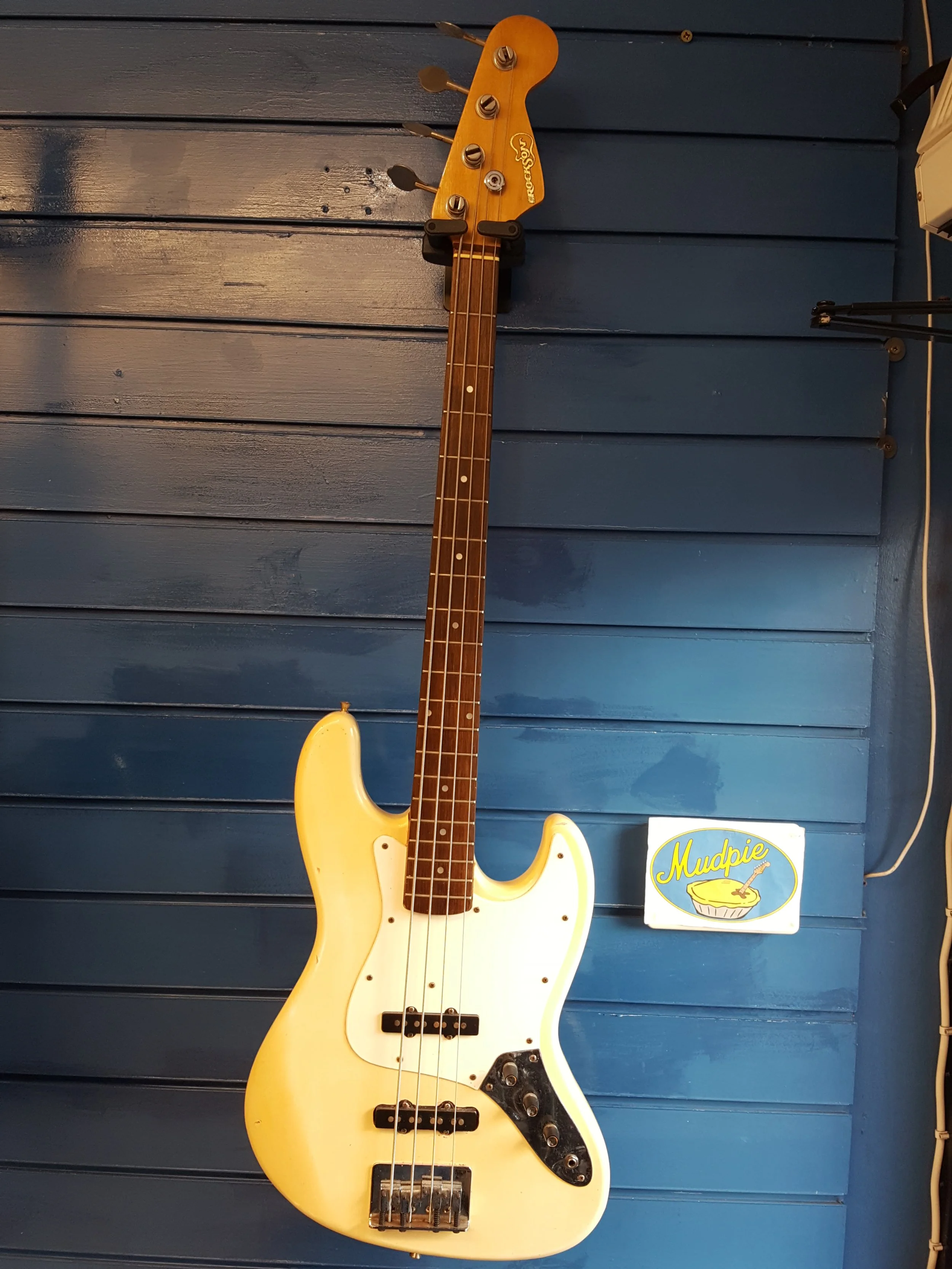 basses — Mudpie Music