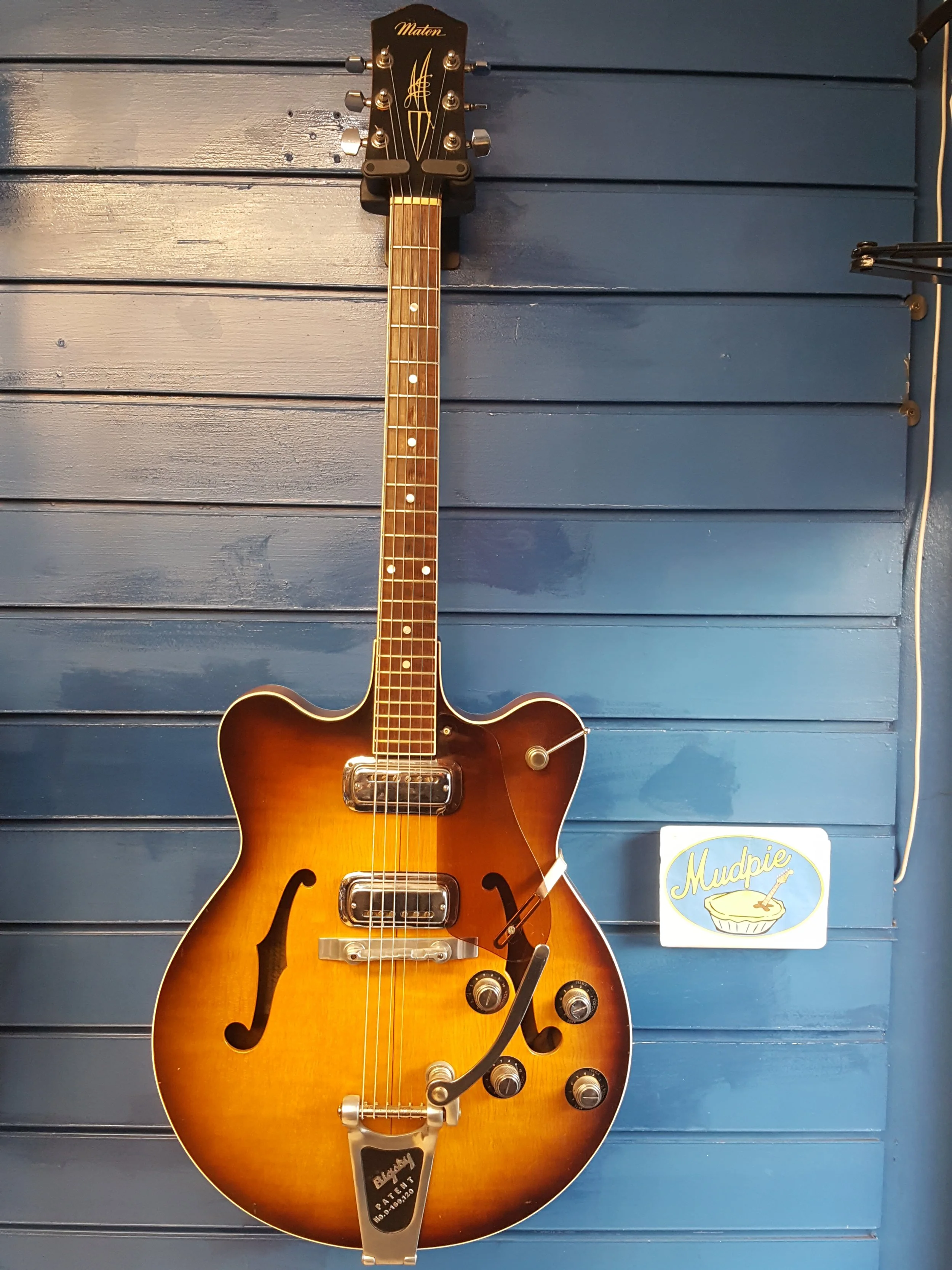 semi/hollow body guitars — Mudpie Music