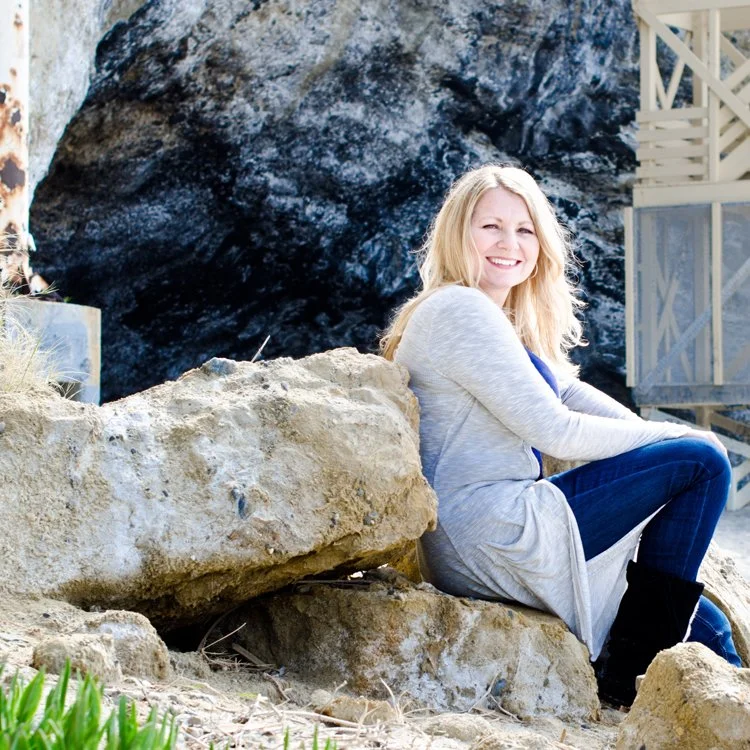 ABOUT — LESLEY GRAINGER