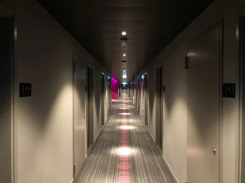 Hotel Safety Tips for Lone Travellers - 11 Tips to Stay Safe