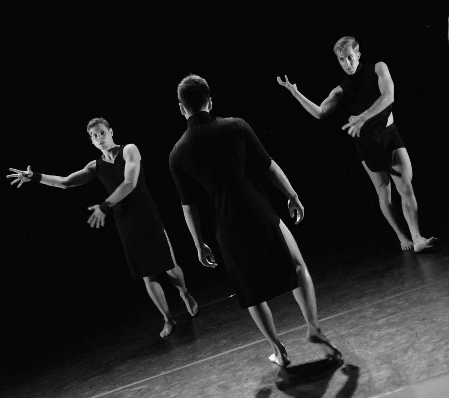 MEN IN DANCE