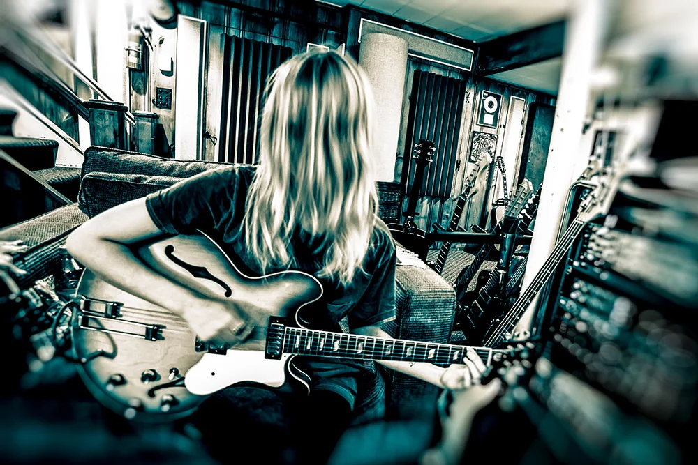 Amalie Bruun — Mark Saunders