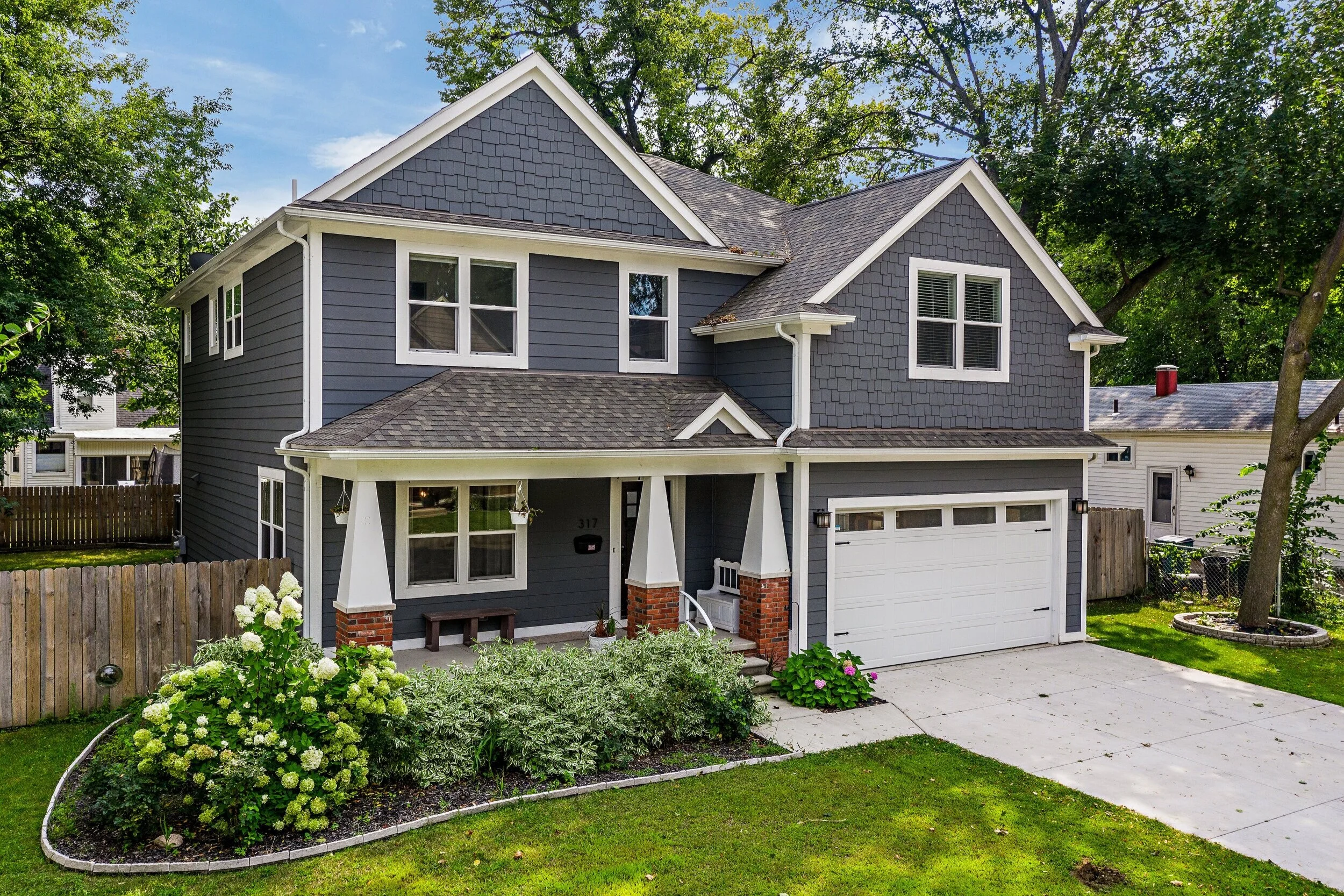 BOOK NOW — Stylish Detroit