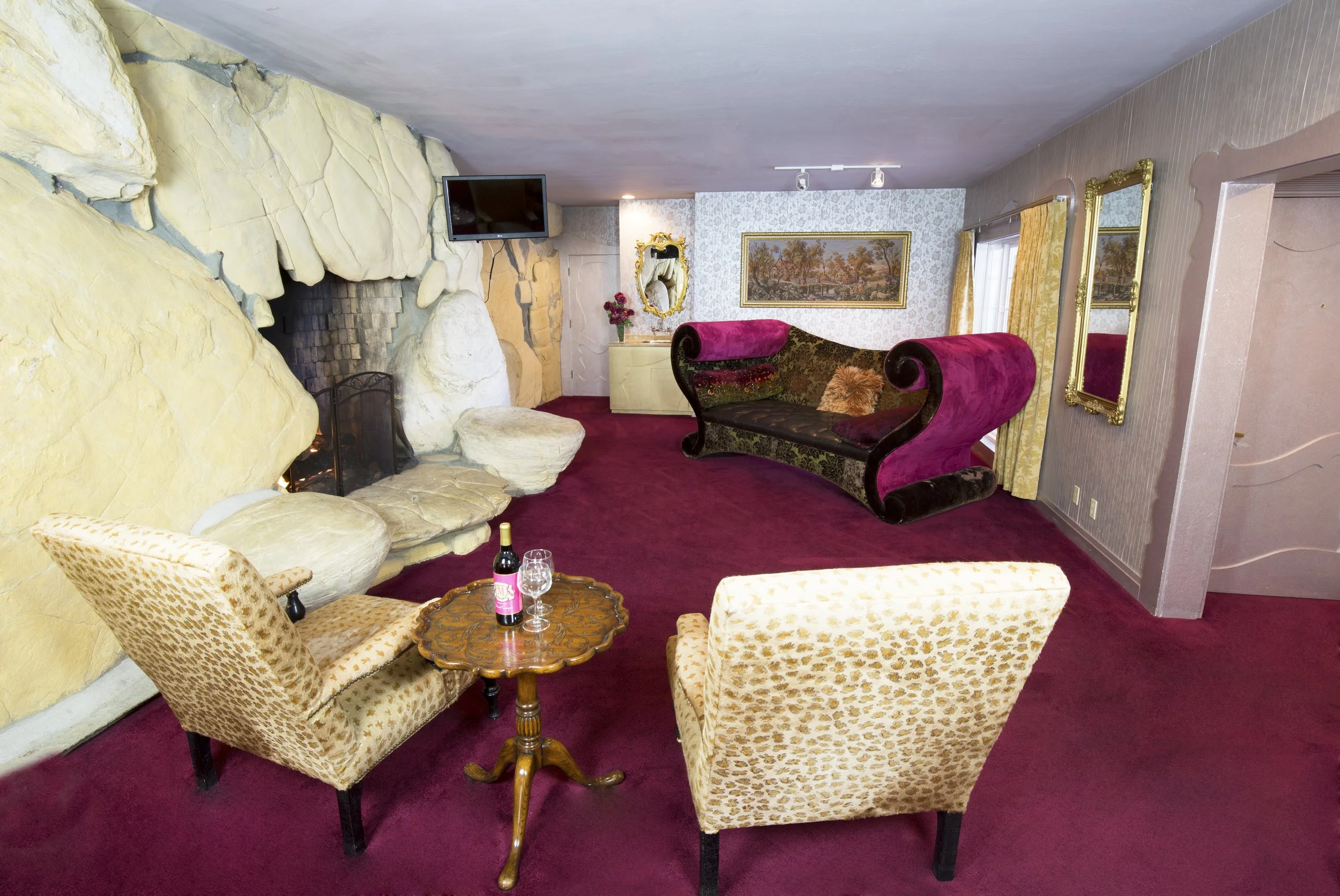 Luxury Suites — Madonna Inn | Iconic Hotel, Dining & Events in SLO