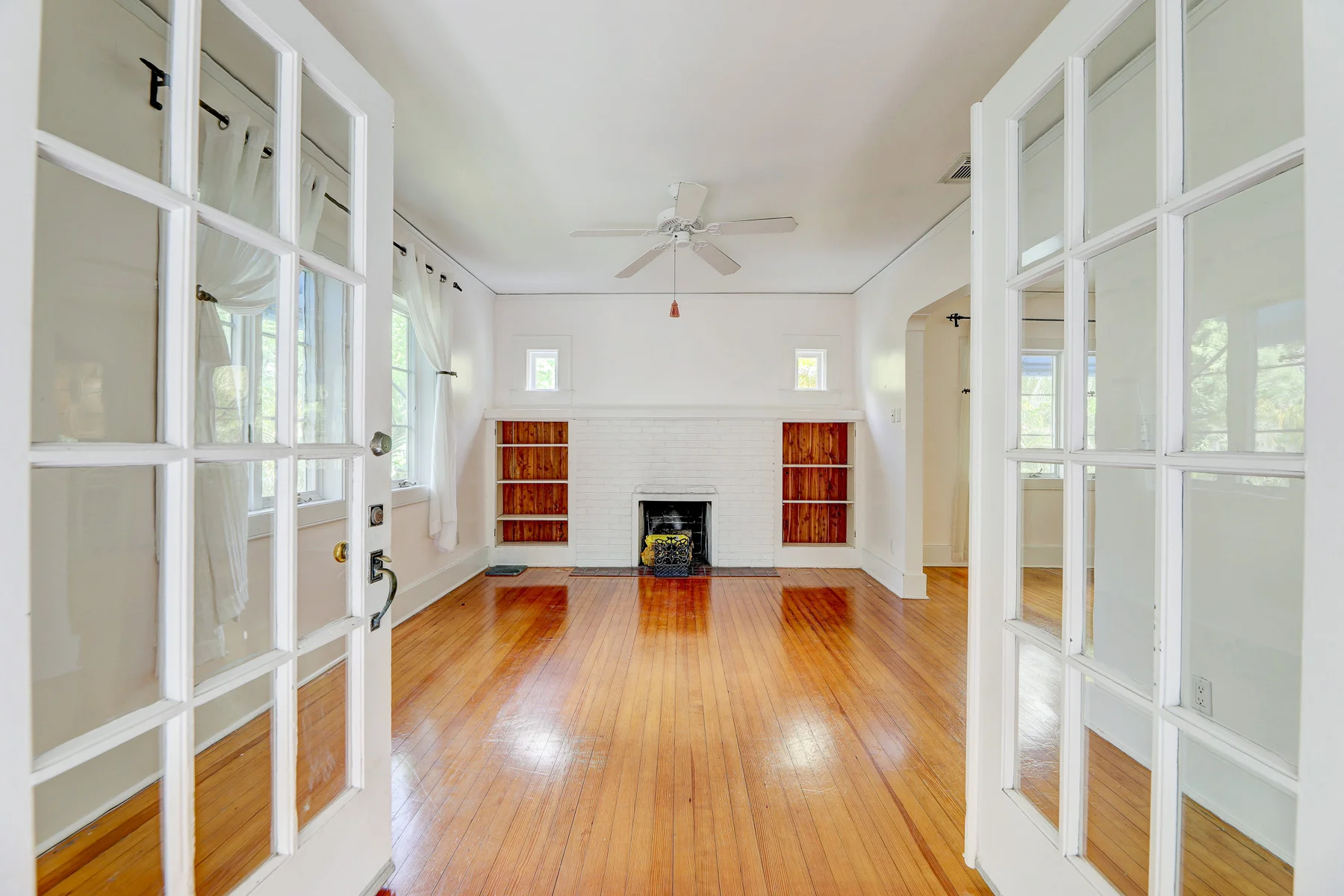 521 MINORCA AVENUE — LAURA MULLANEY & JANE GOMEZ-MENA