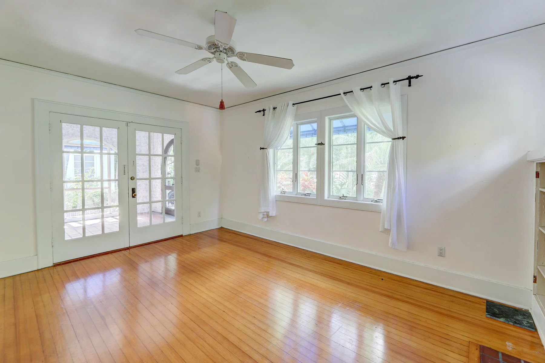 521 MINORCA AVENUE — LAURA MULLANEY & JANE GOMEZ-MENA