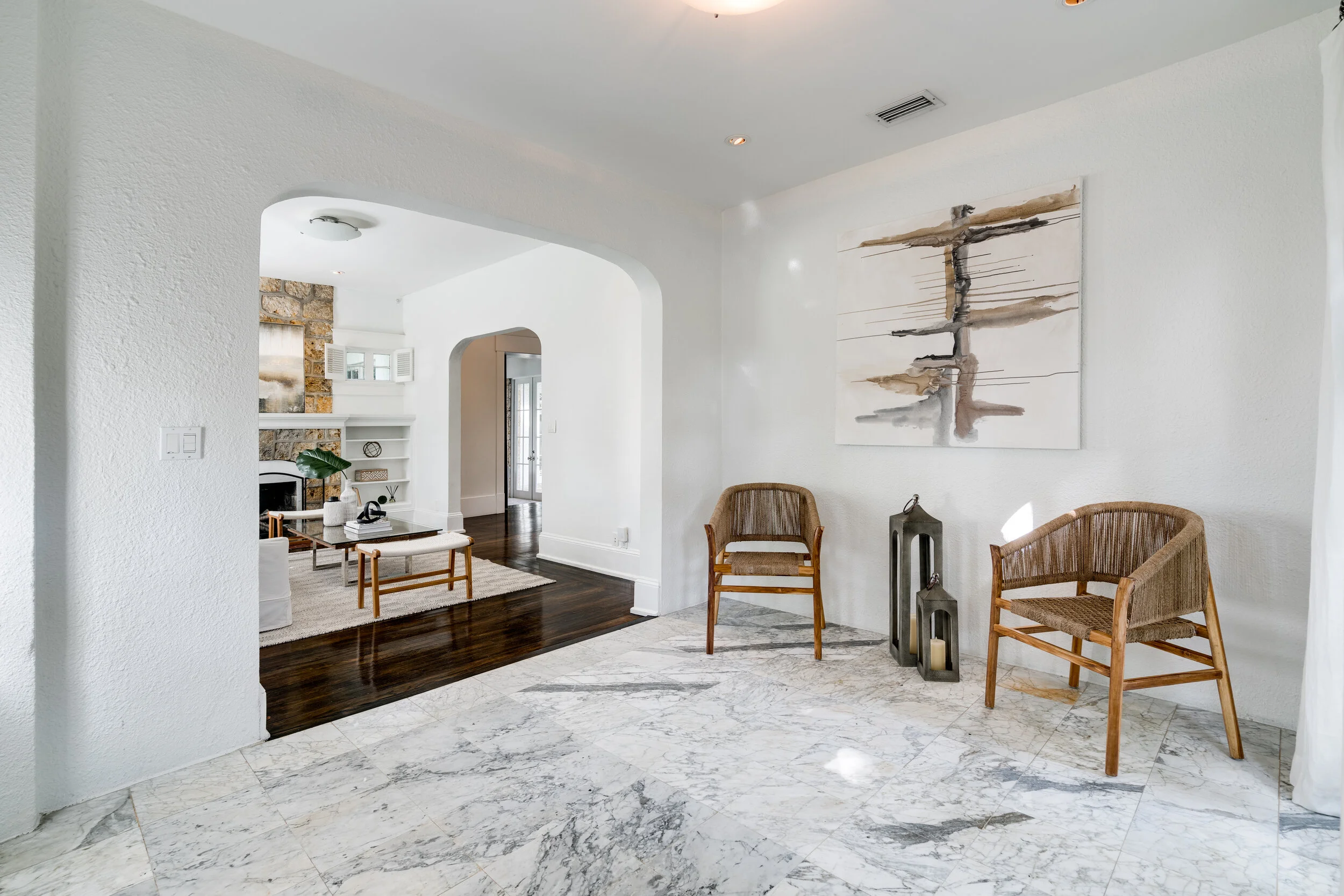637 ALCAZAR AVENUE — LAURA MULLANEY & JANE GOMEZ-MENA