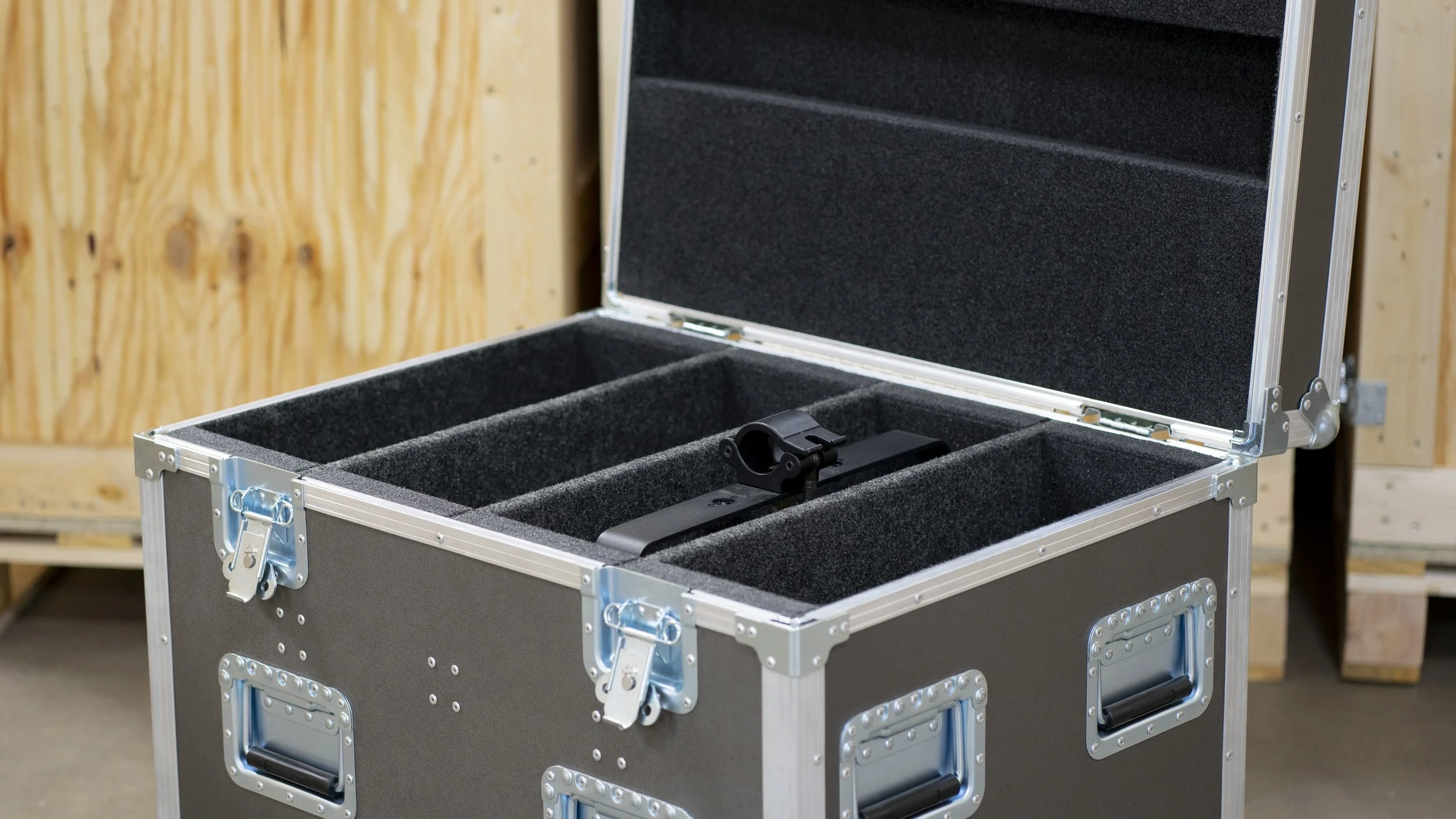 SLAMHAMMER ROADCASE CO.