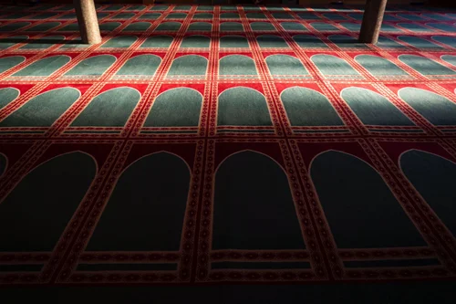 Unreflected Reflections: a short documentary on the Muslim community of ...