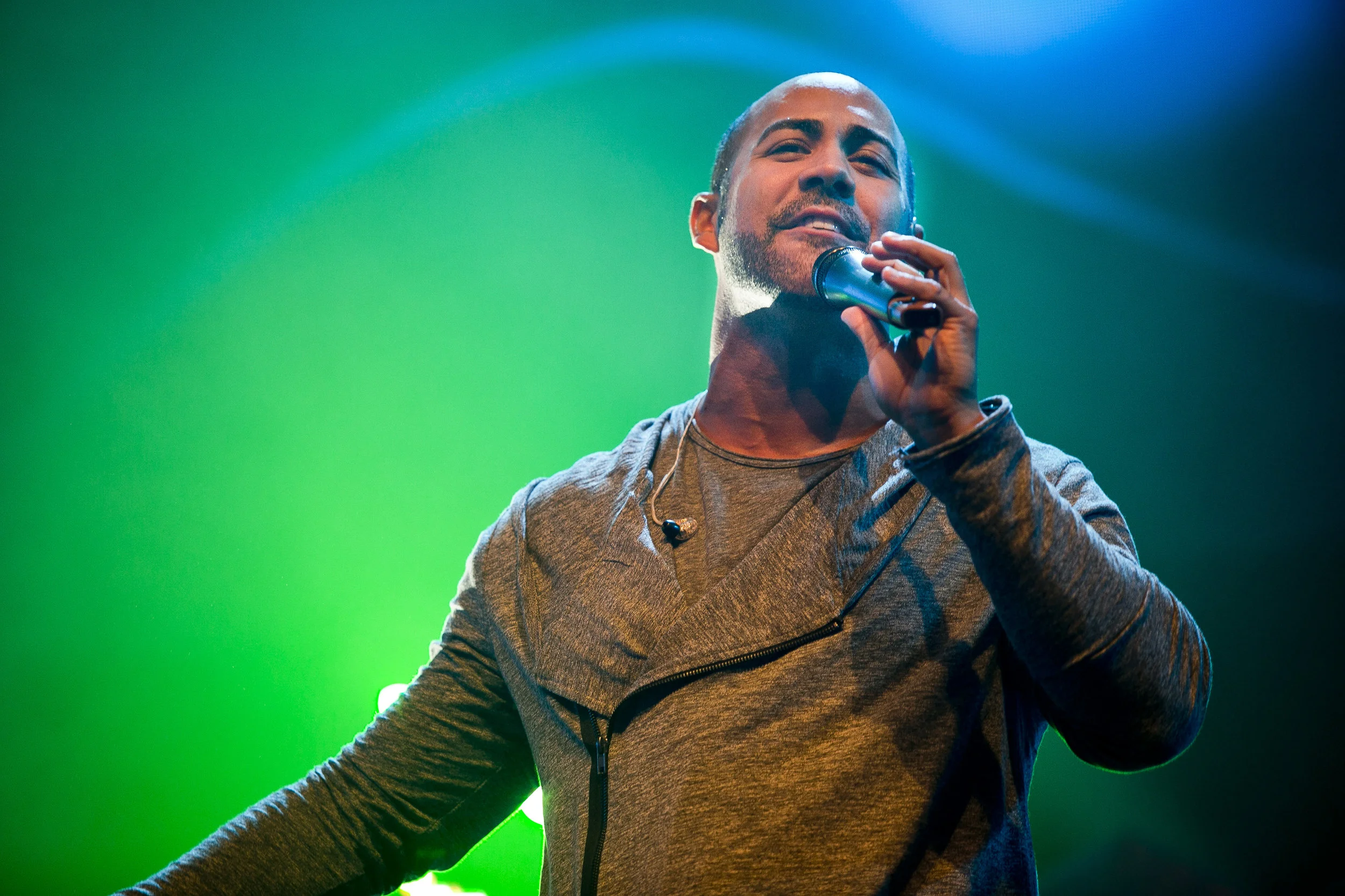 Bio — Jonathan Shaw Music