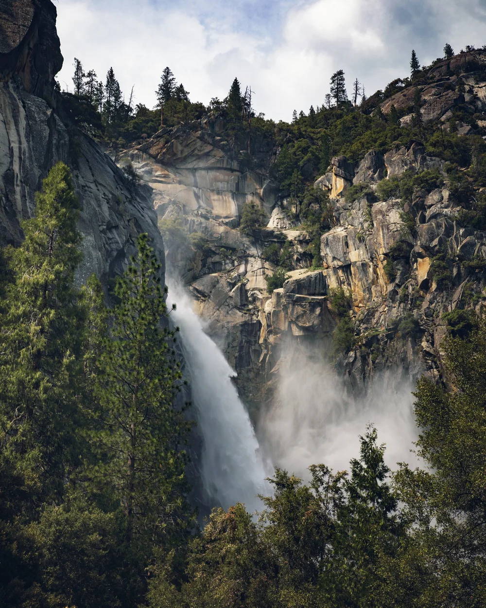 Current Flooding & Waterfalls in Yosemite Valley — Flying Dawn Marie ...