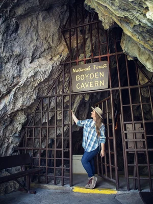 Exploring Boyden Cavern: Kings Canyon Cave Tours — Flying Dawn Marie ...