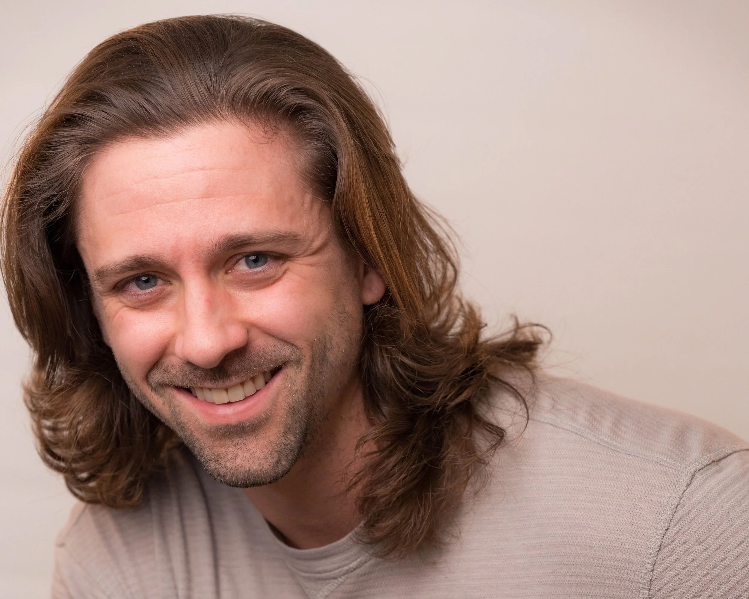 Nic Olsen: Actor, Singer, Writer