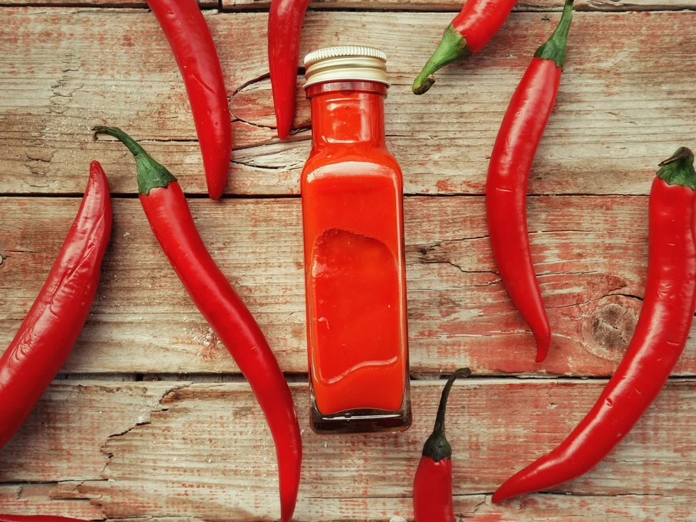 Hausgemachte Sriracha - einfaches Fermentationsrezept — Barsista