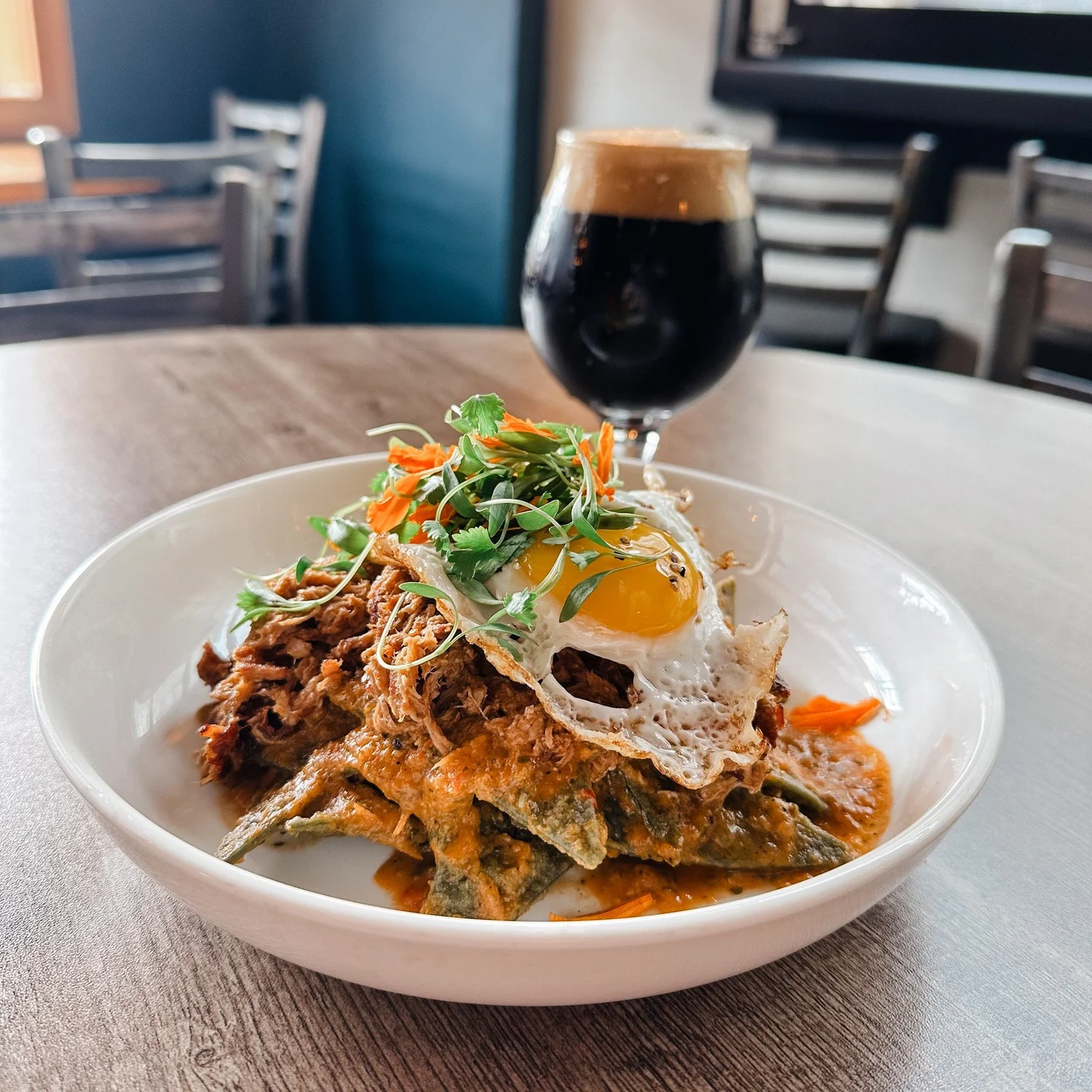 The Downtown Pub — Loowit