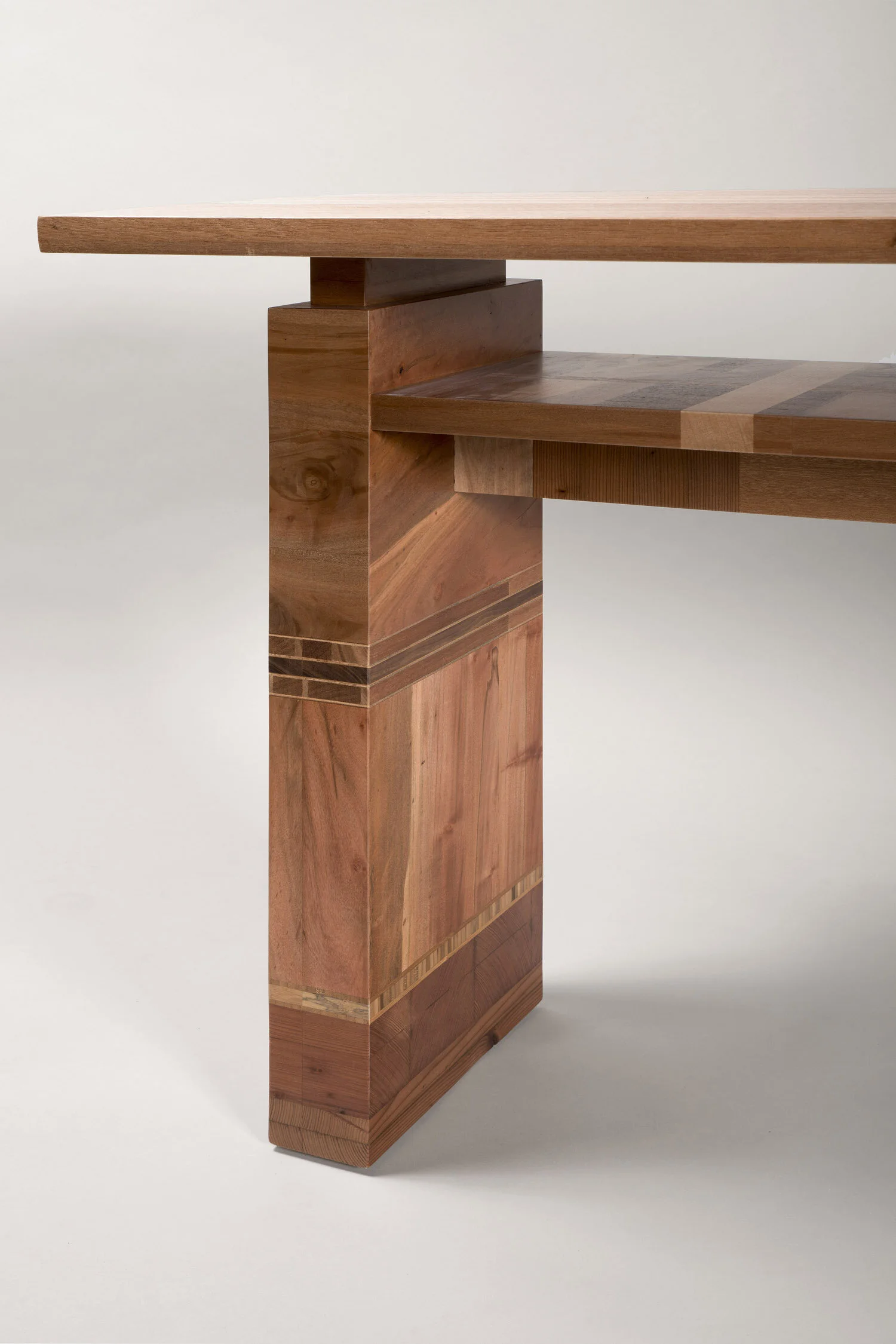 Pepper Side Table — TERRY HOLZGREEN