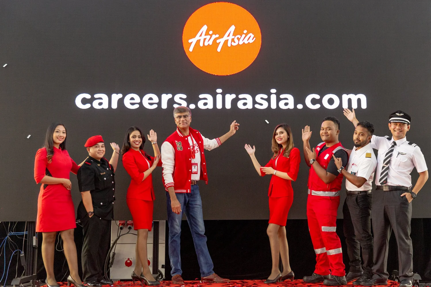 AirAsia lancar laman web kerjaya global baharu — AirAsia Newsroom