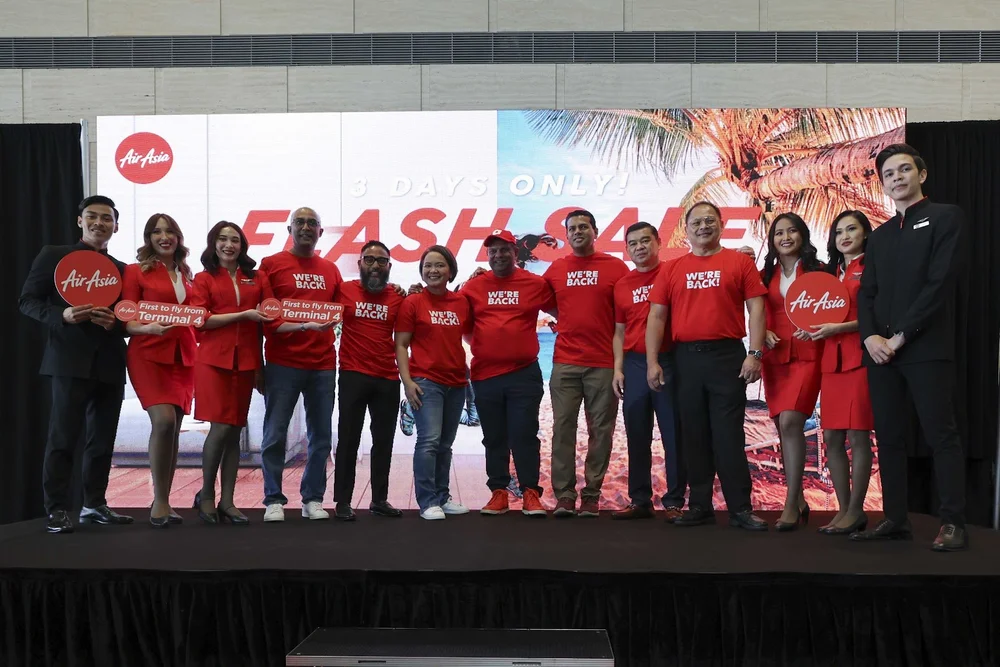 AirAsia is back painting Changi Terminal 4 red! — AirAsia Newsroom
